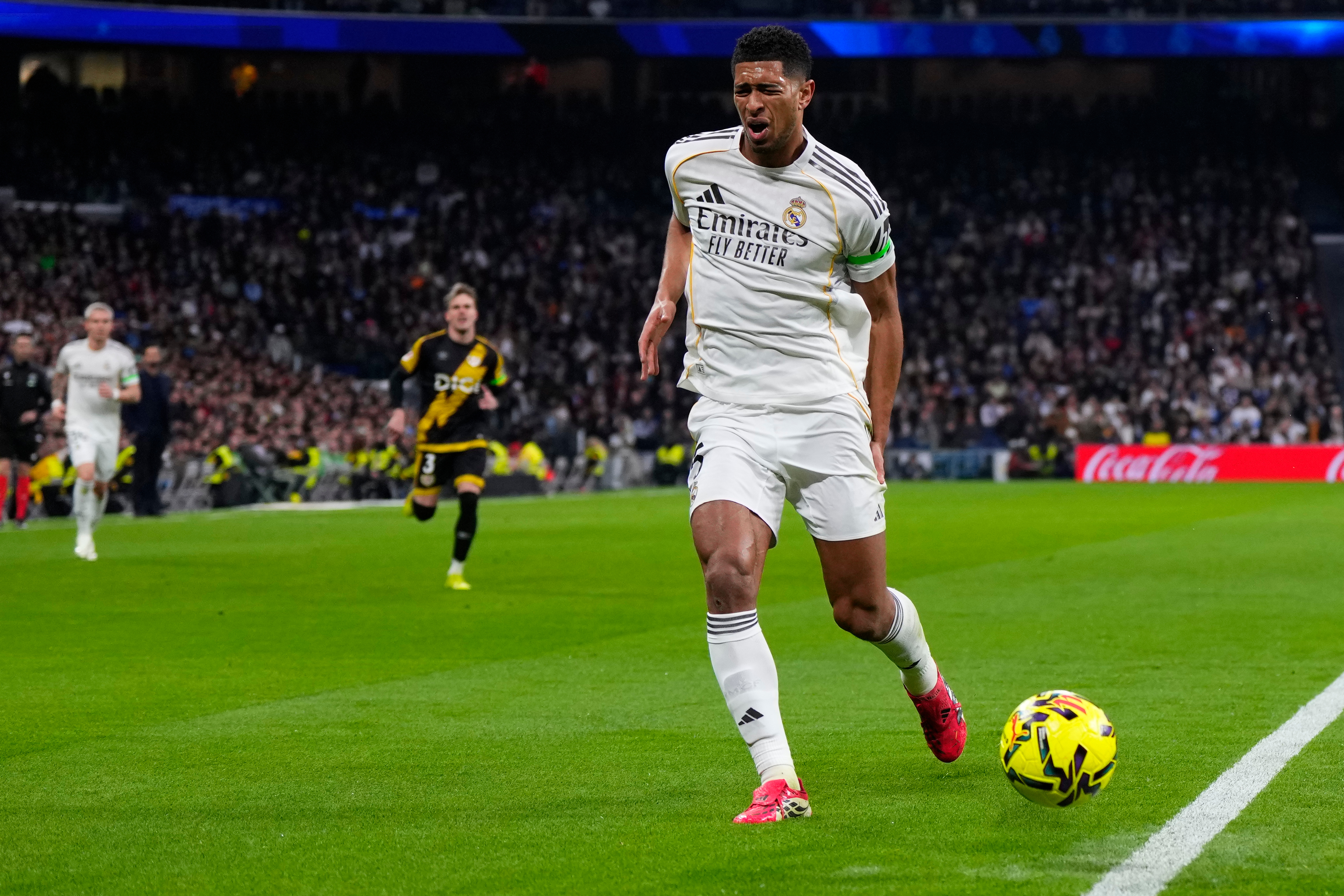 Jude Bellingham leaves Real Madrid game early with apparent hamstring ...