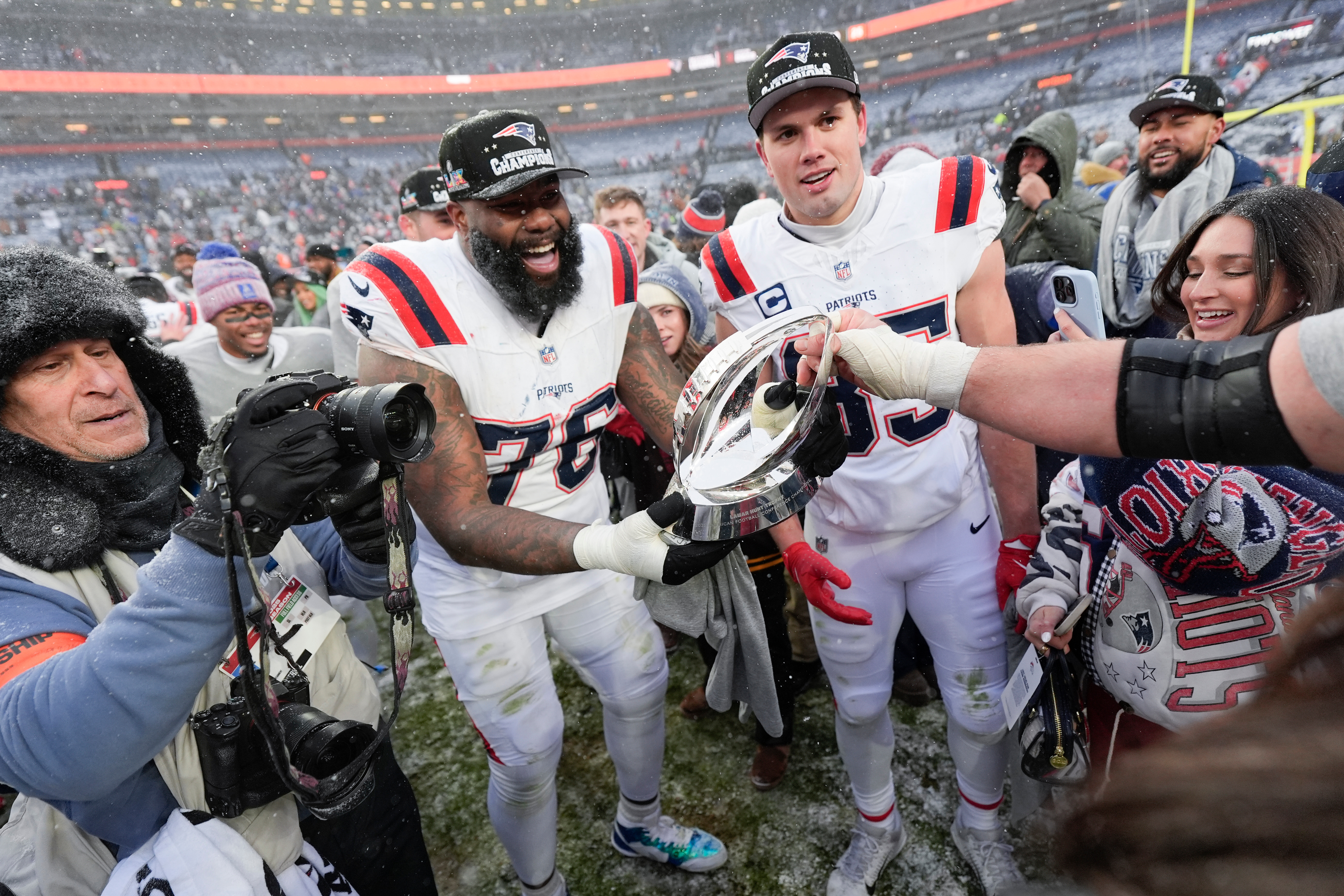 Patriots weather Broncos, Seahawks beat Rams to set Super Bowl matchup ...