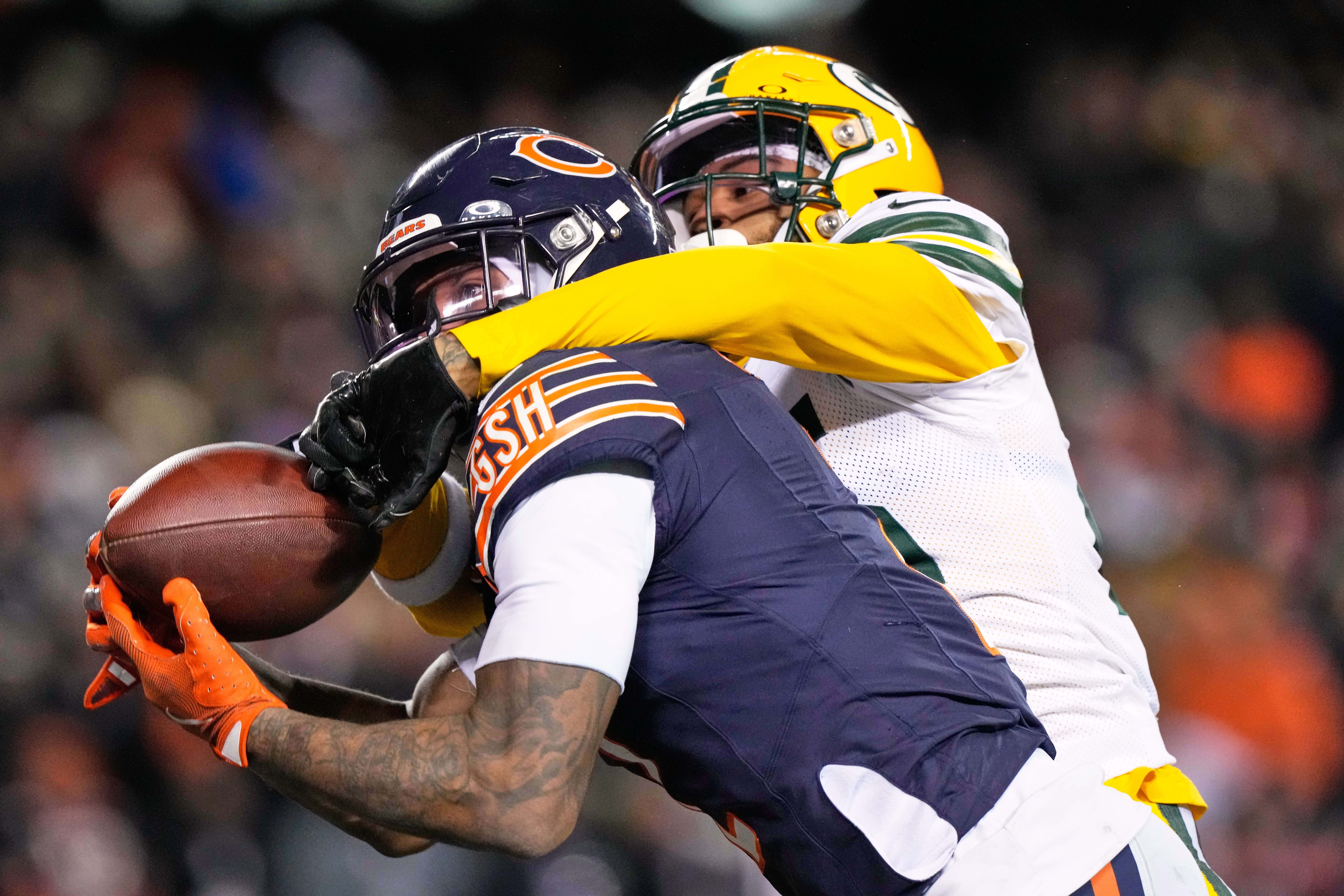 Bears stun Packers 22-16 with improbable rally as Williams finds Moore ...