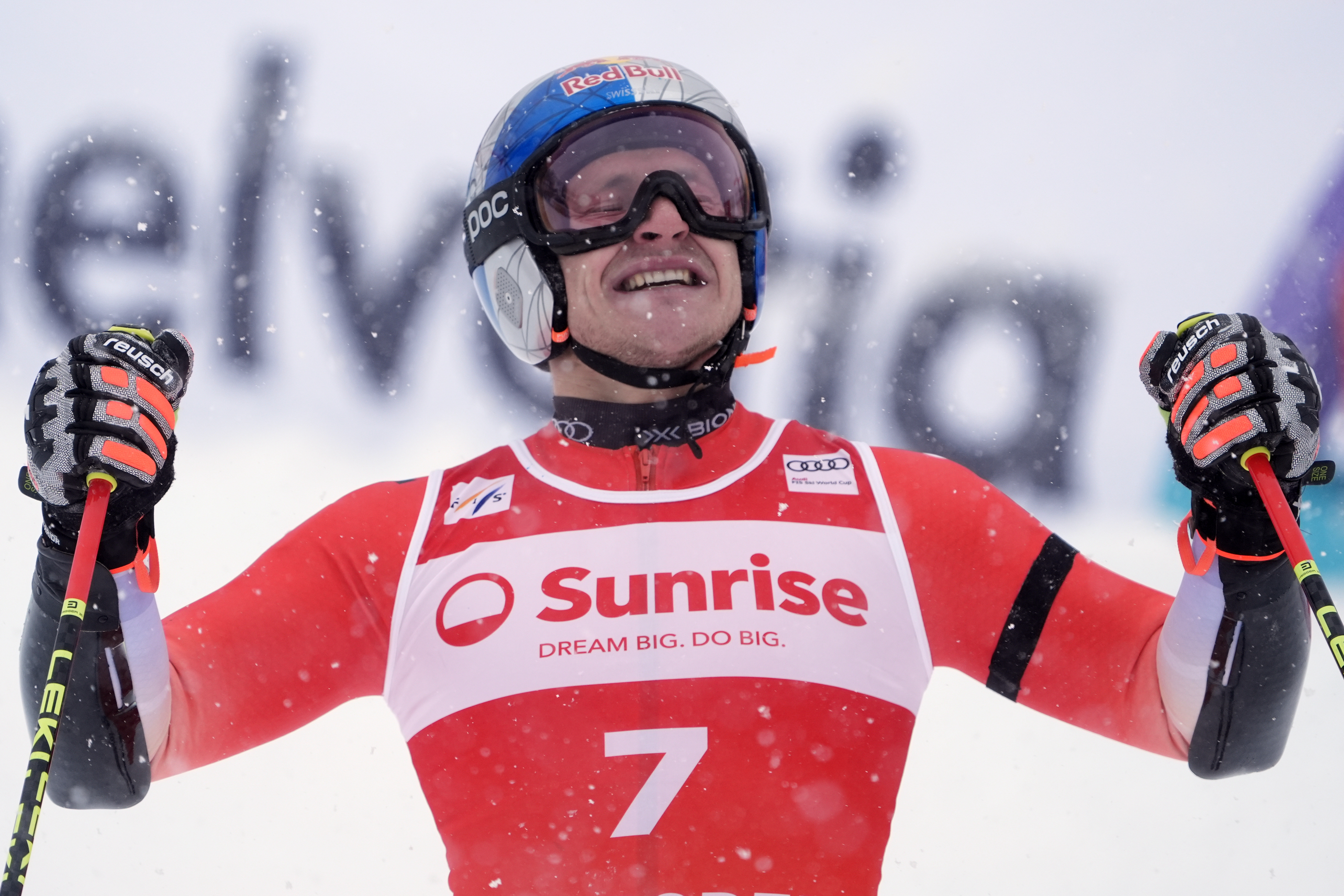 Swiss ski star Odermatt leads World Cup giant slalom seeking record 5th ...