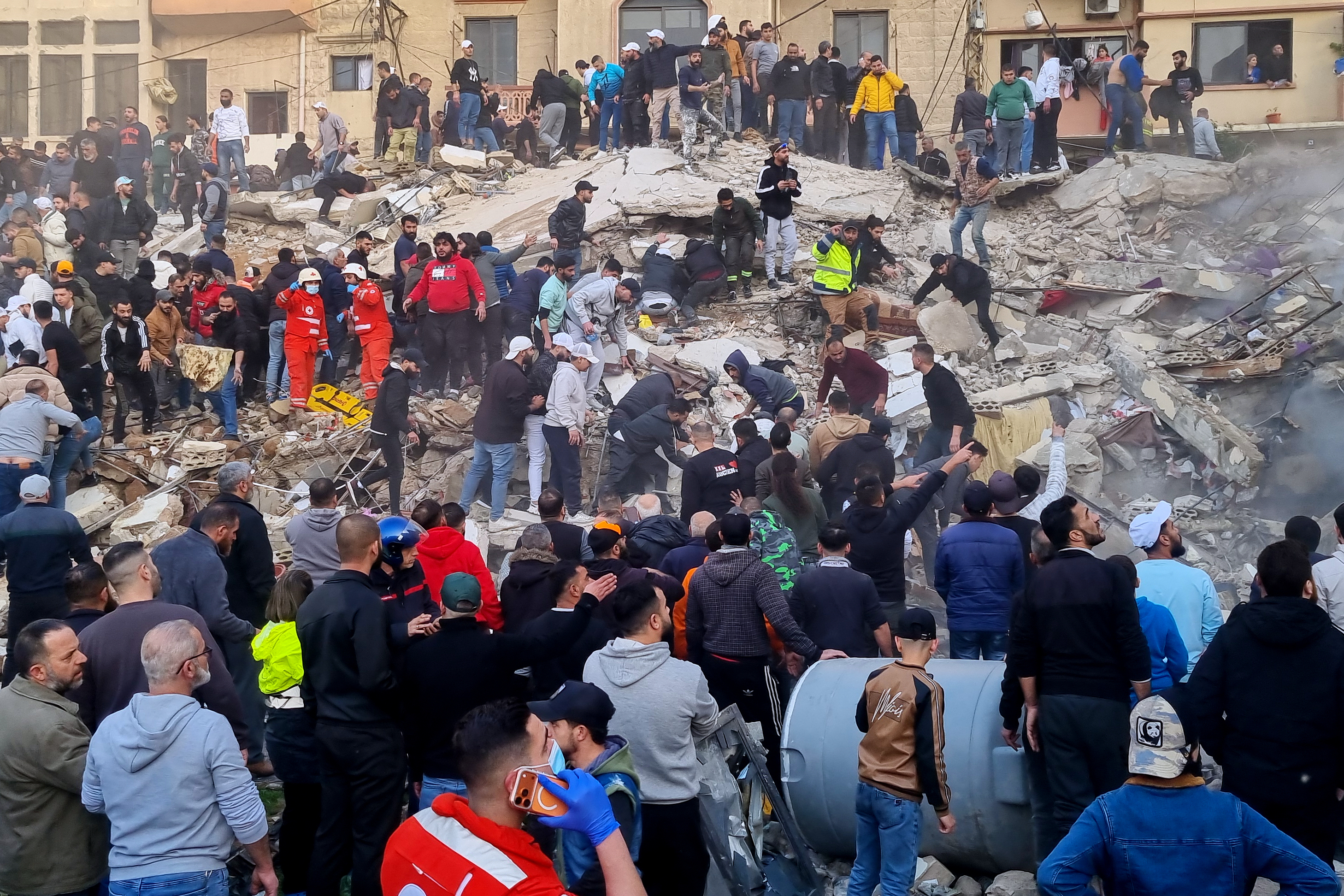 Death toll in Lebanon building collapse rises to 15 | kgw.com