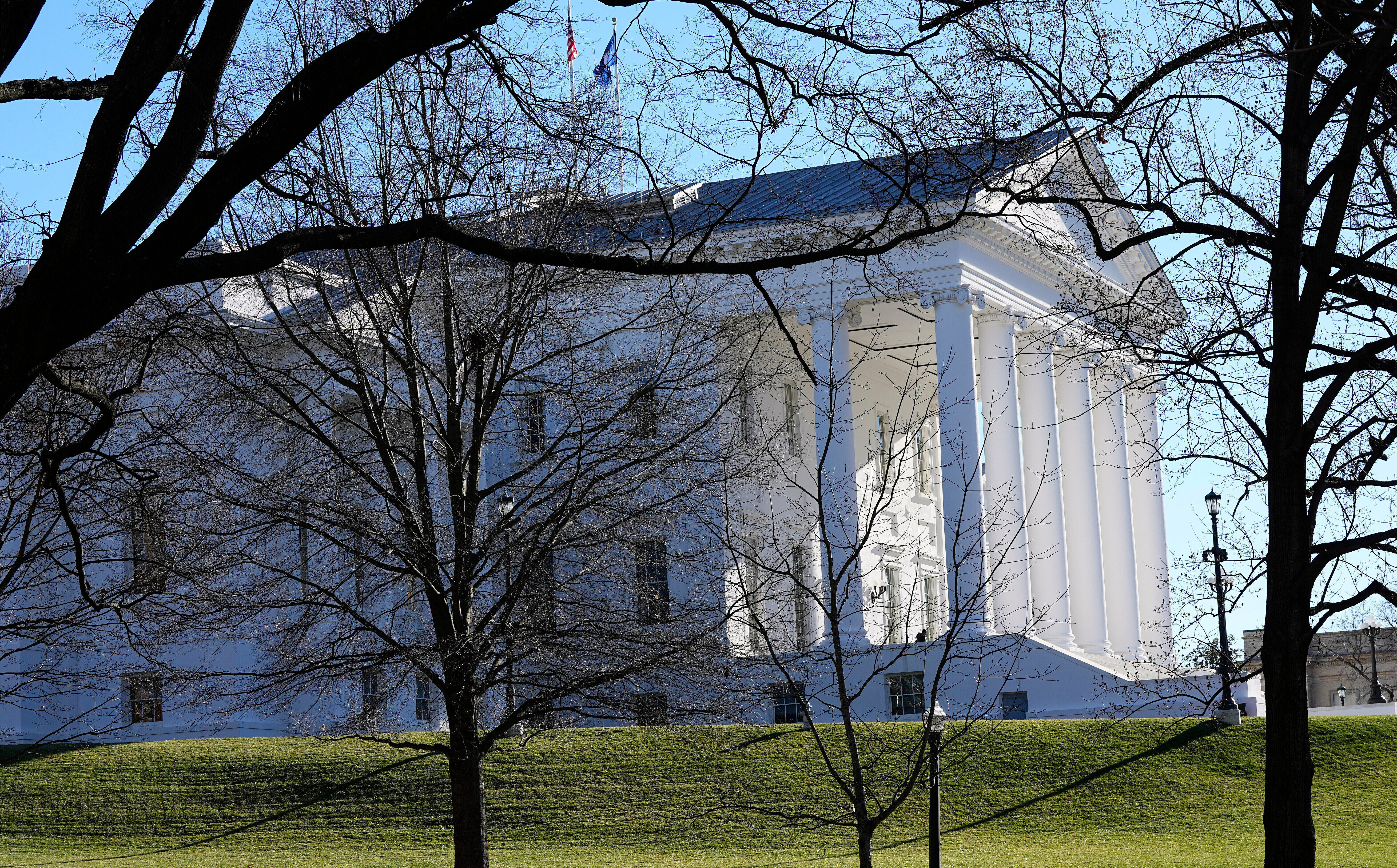 Virginia lawmakers back redrawing congressional maps, paving the way ...