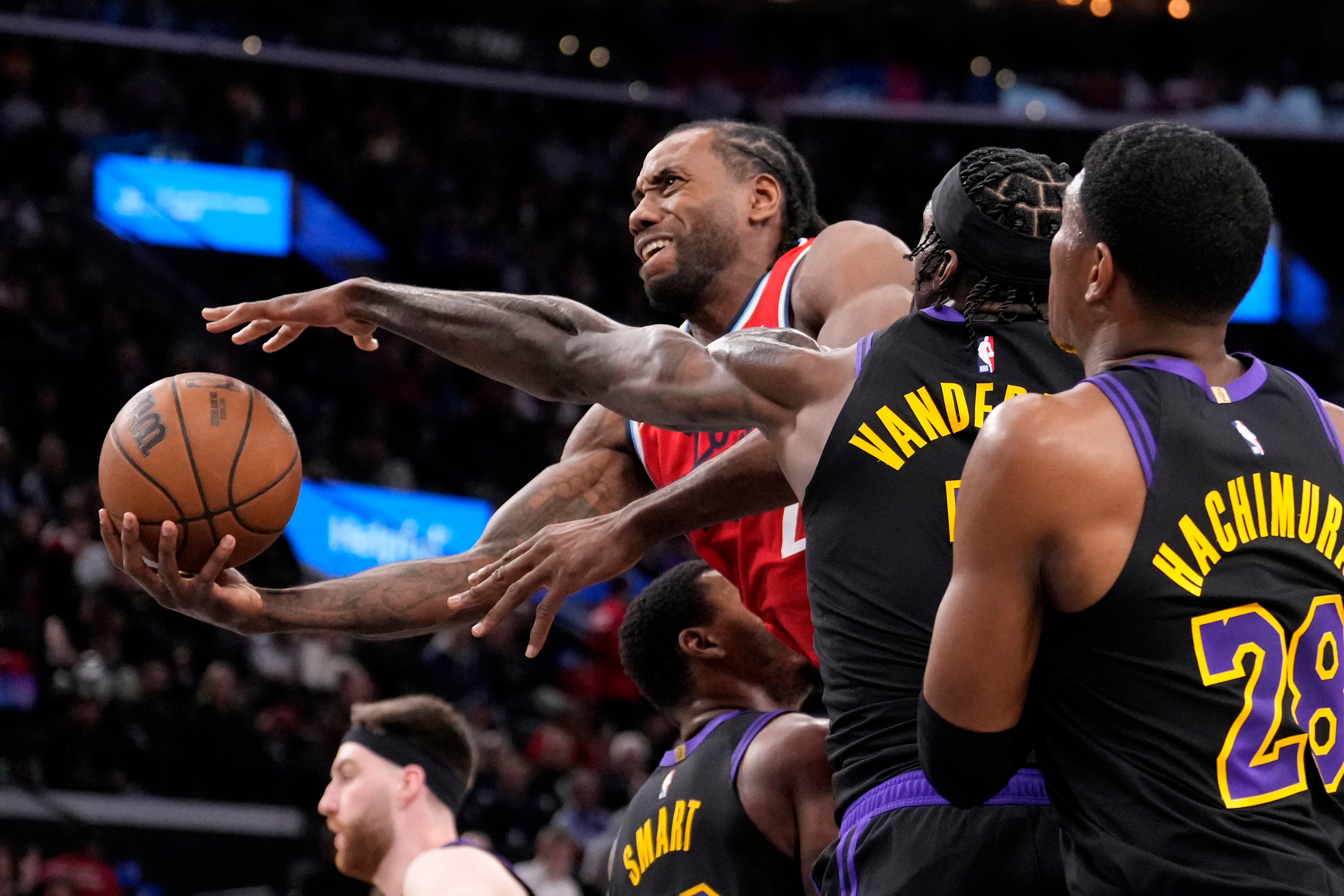 Kawhi Leonard embraces 3-point shooting to lift Clippers | 9news.com