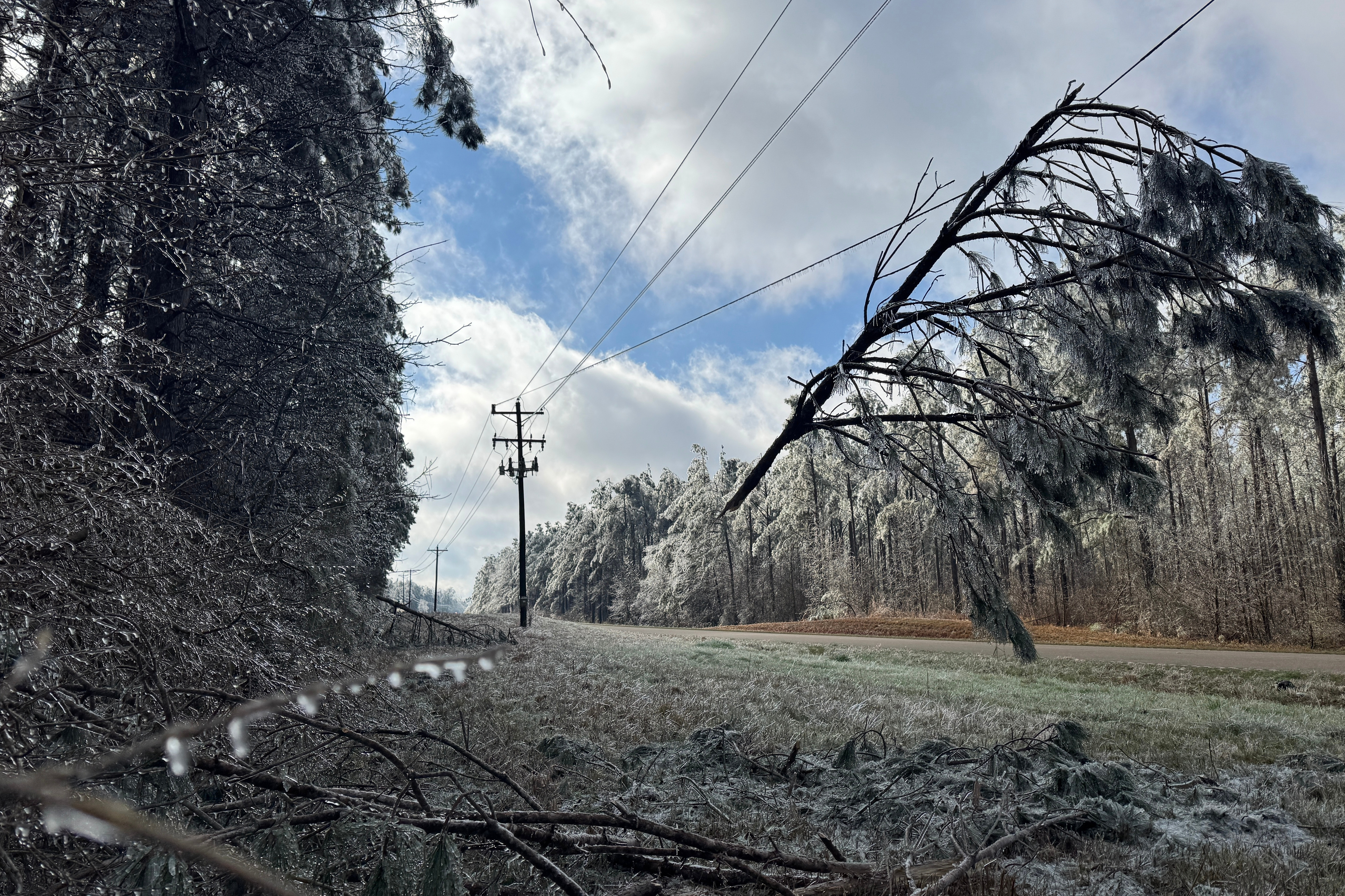 More arctic air expected in parts of the South still covered in ice and ...