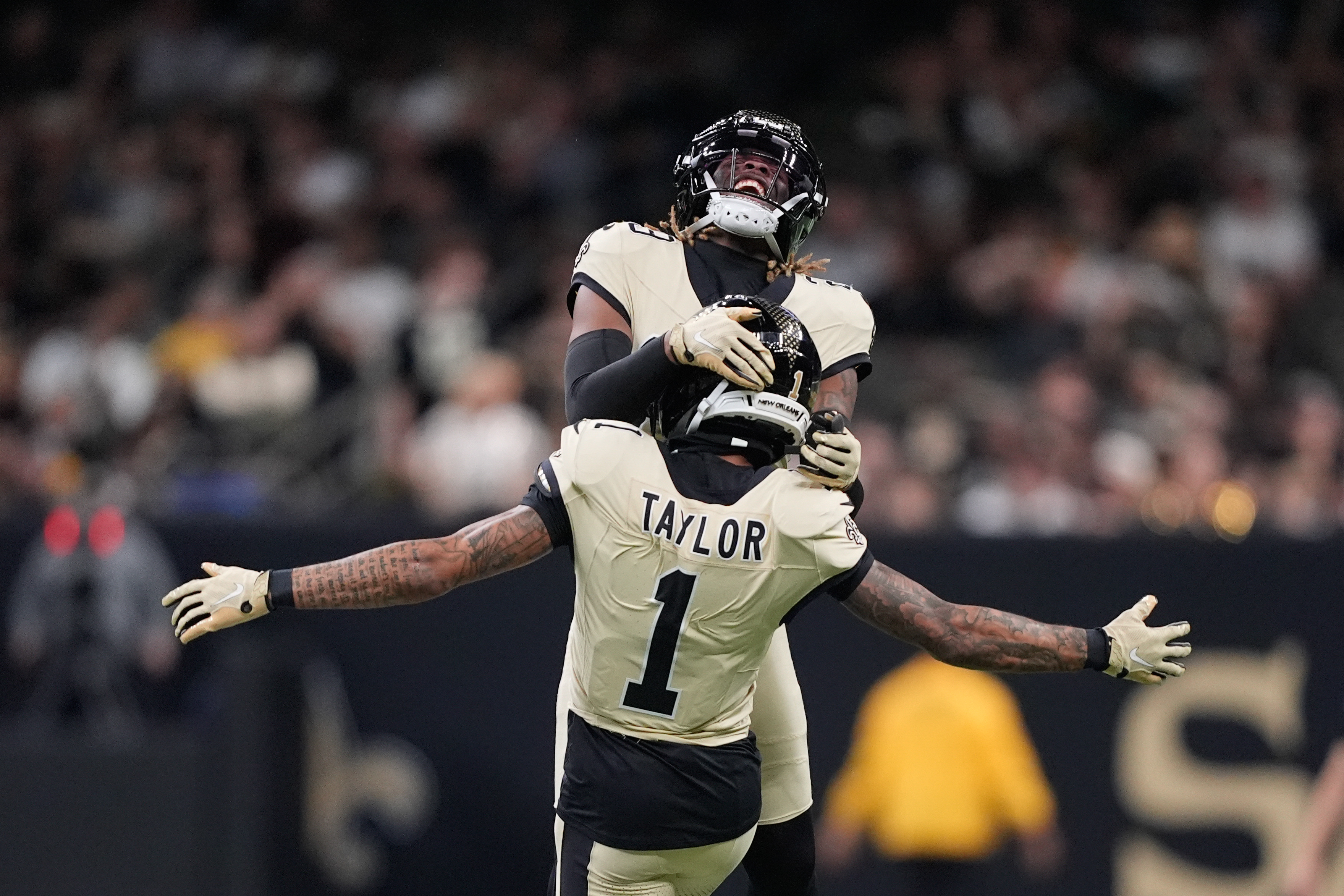 Top photos from Week 16 of the NFL season | 9news.com