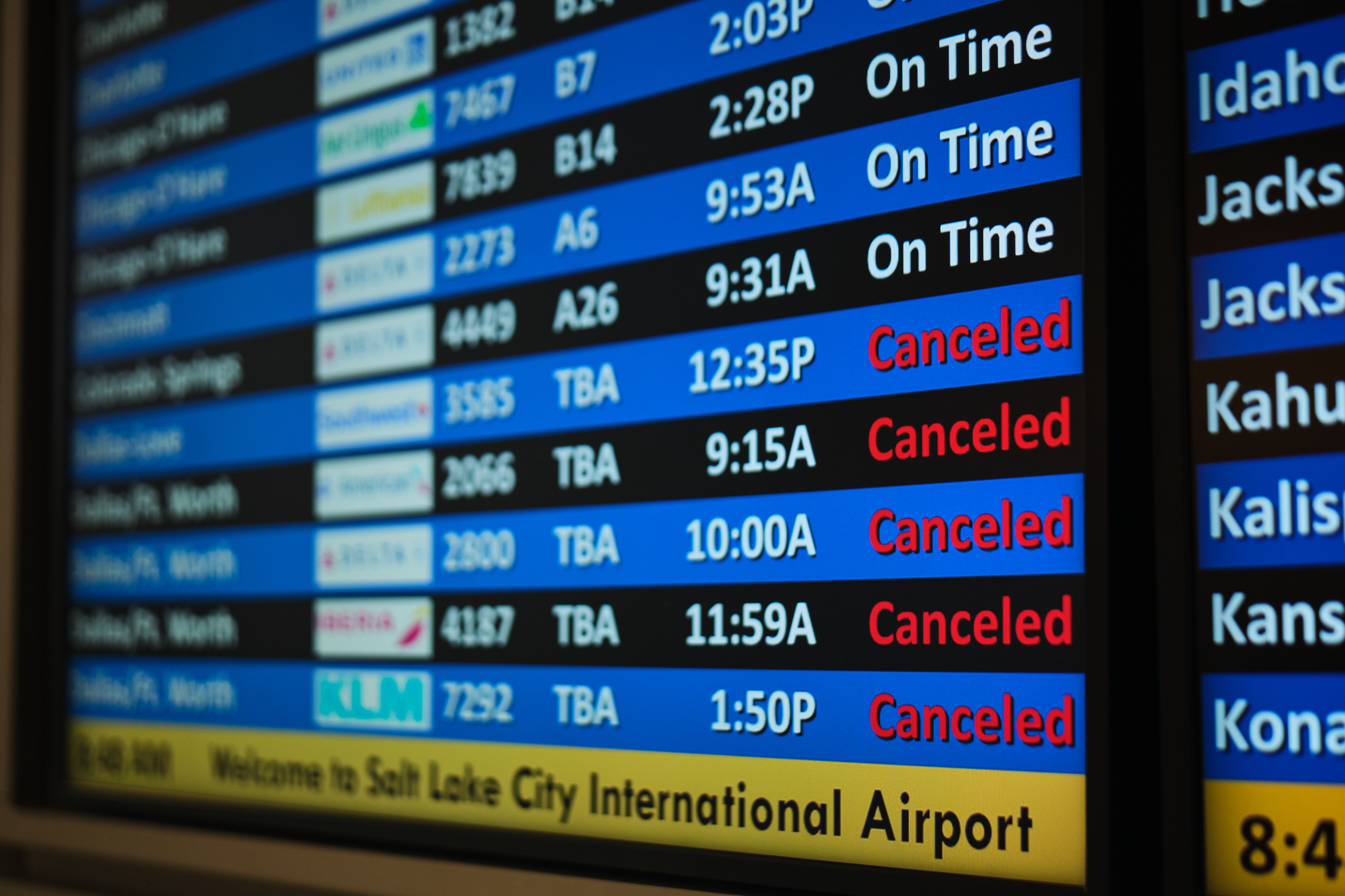 Over 8,000 flights canceled as major winter storm bears down across ...