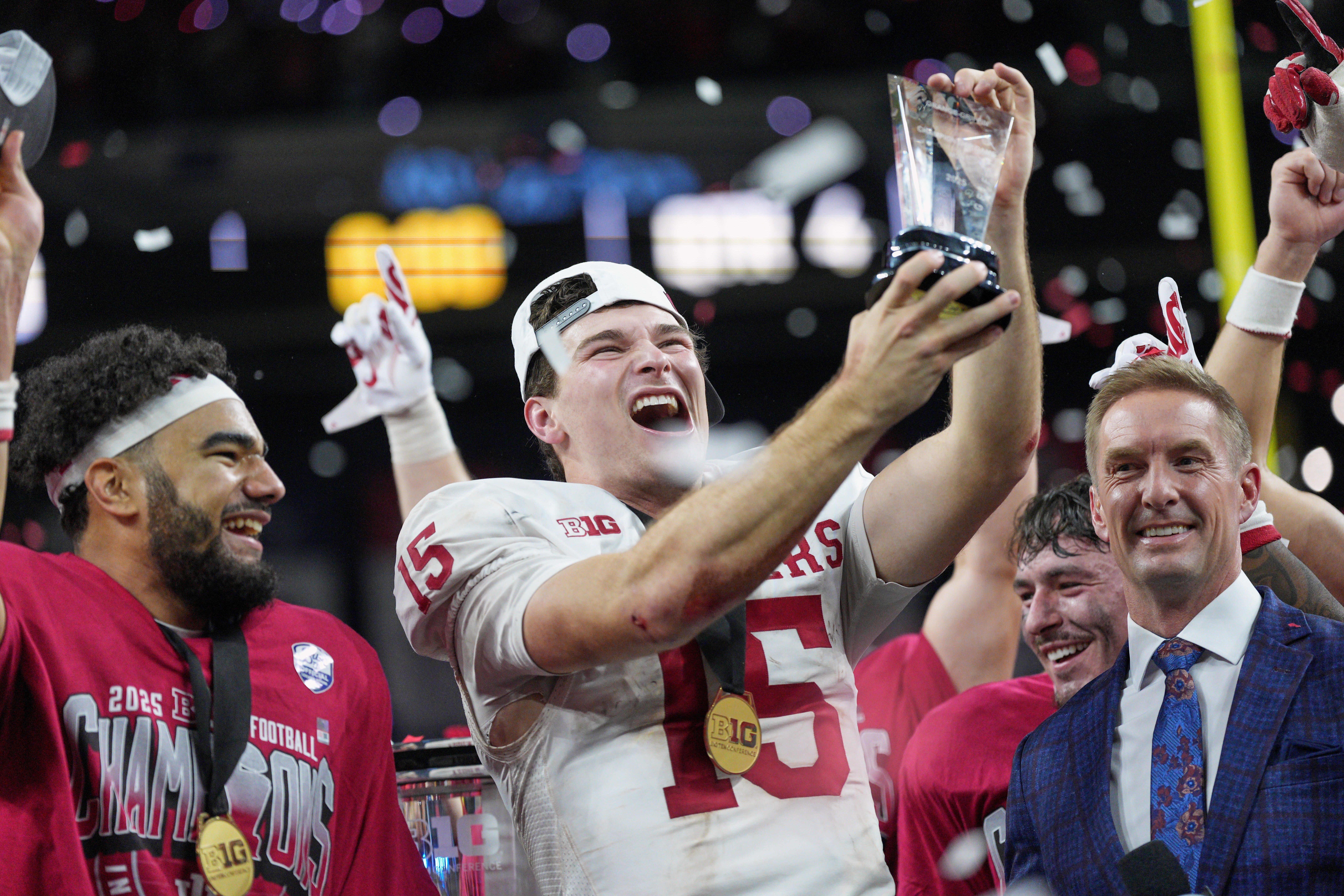 Fernando Mendoza looking to add a historic Heisman Trophy win for ...