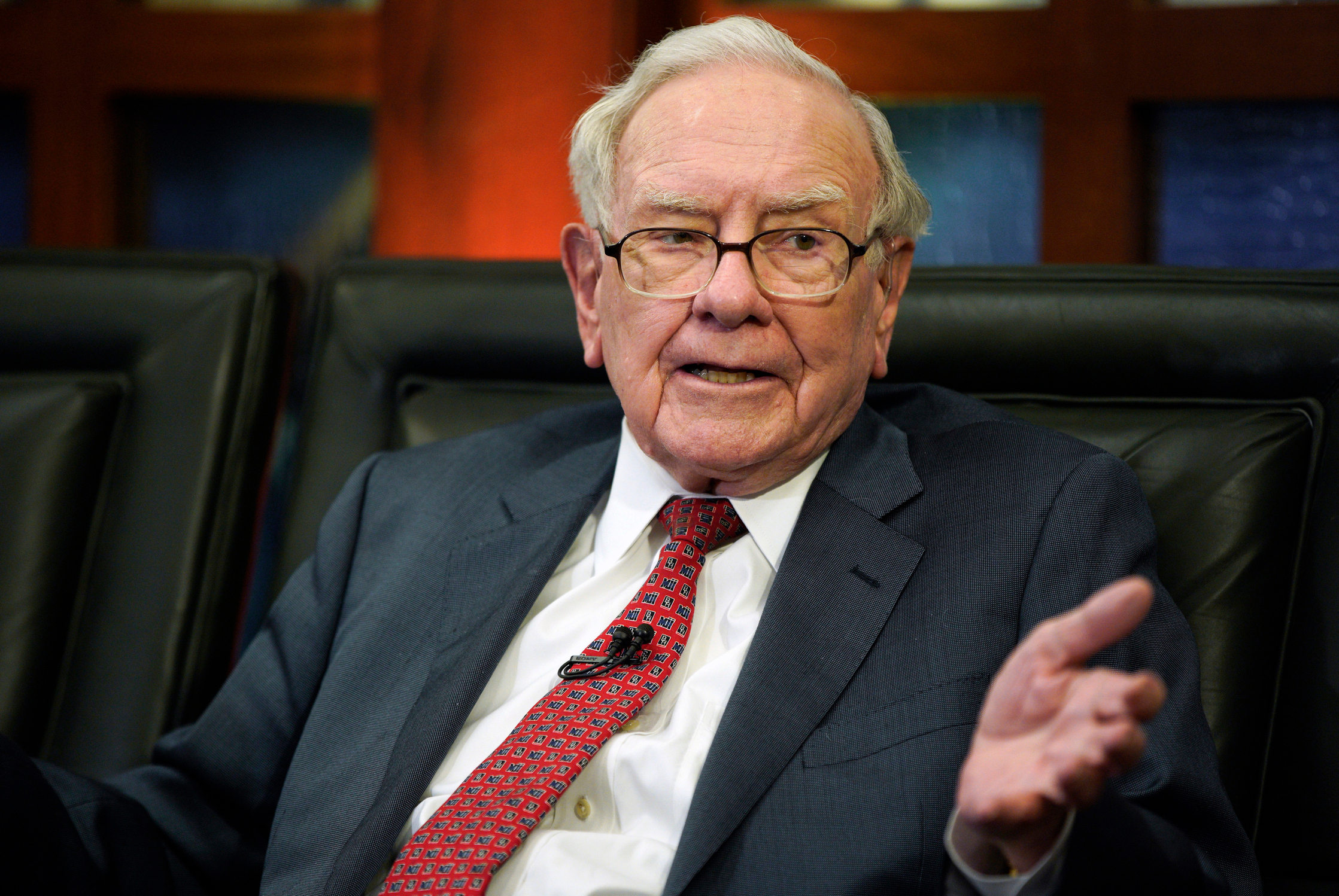 Top manager leaves Warren Buffett's Berkshire as incoming CEO names ...