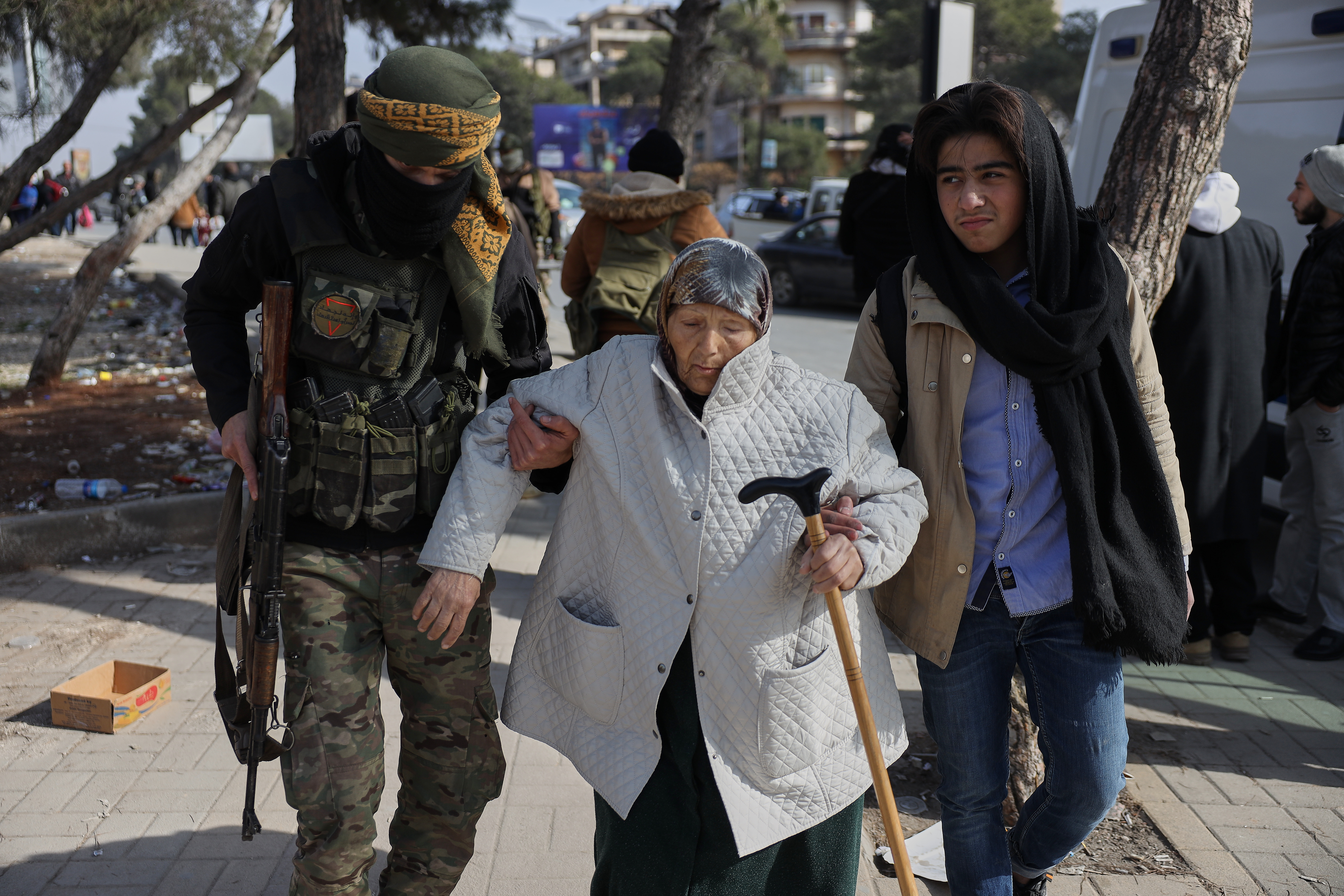 Clashes erupt in Aleppo after hundreds flee through corridors opened by ...