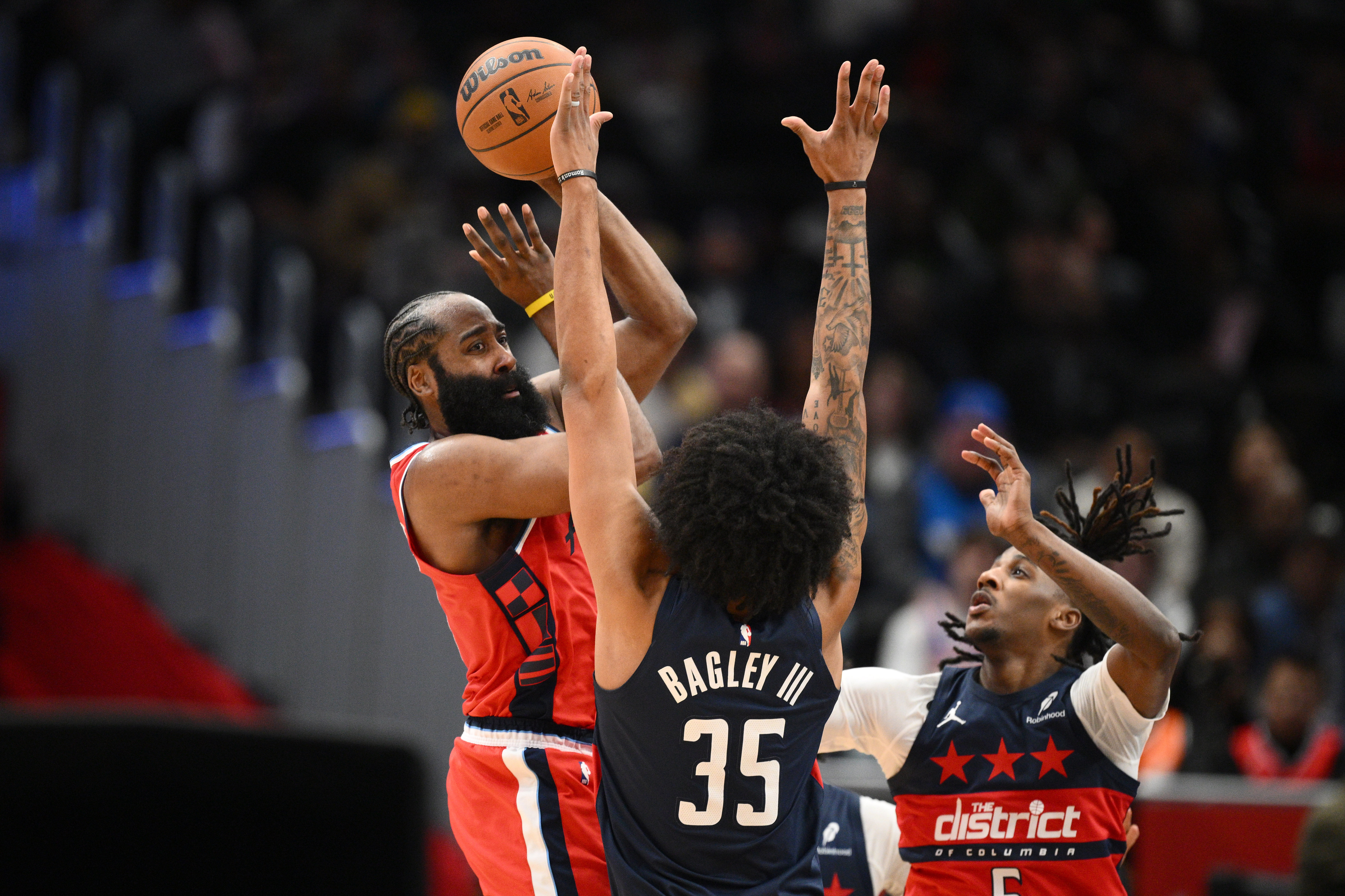 Harden scores 36 as Clippers hold off Wizards for 6th straight win ...