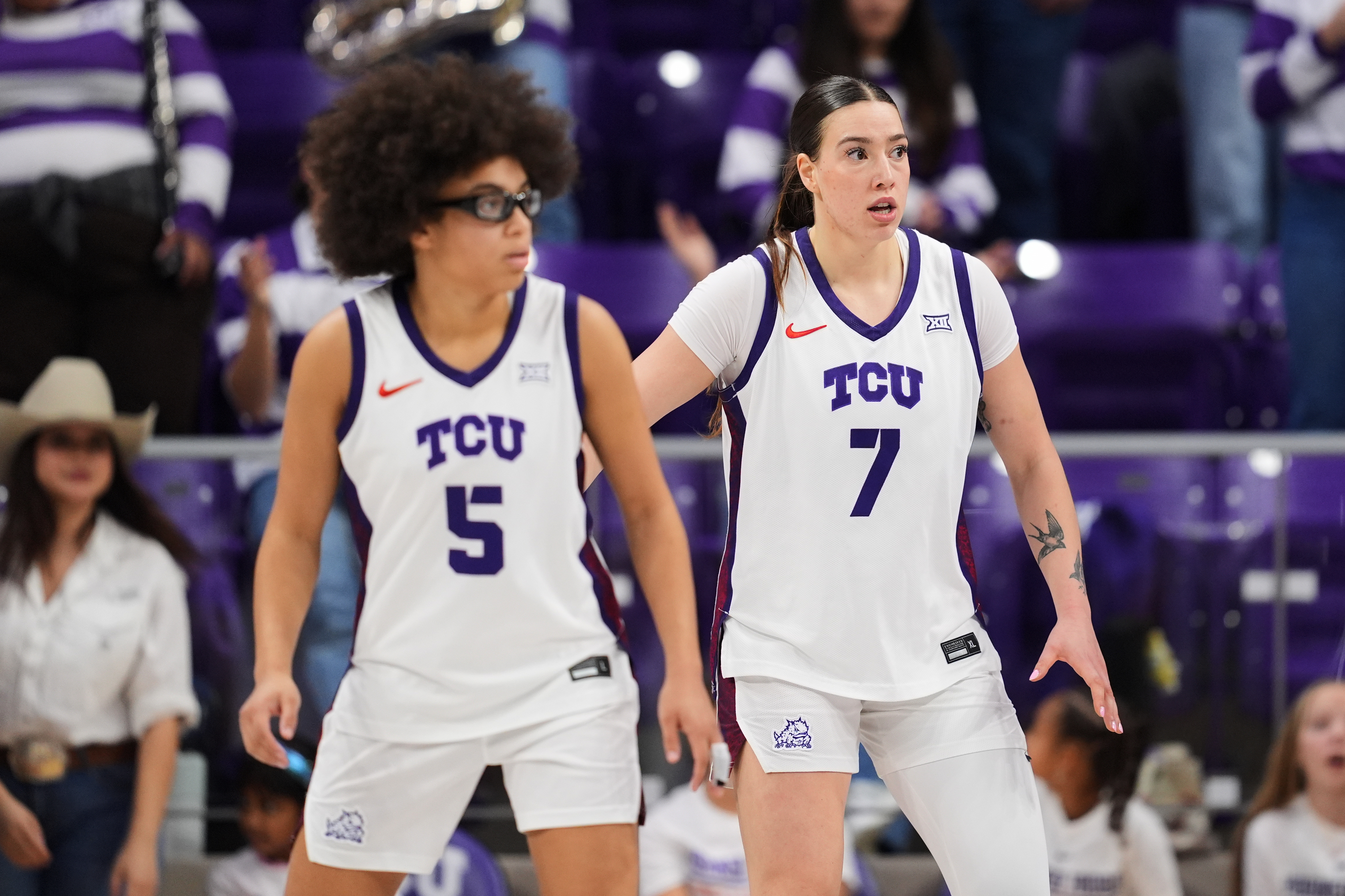 Marta Suarez hits a 3 as time expires to lift No. 10 TCU women over ...