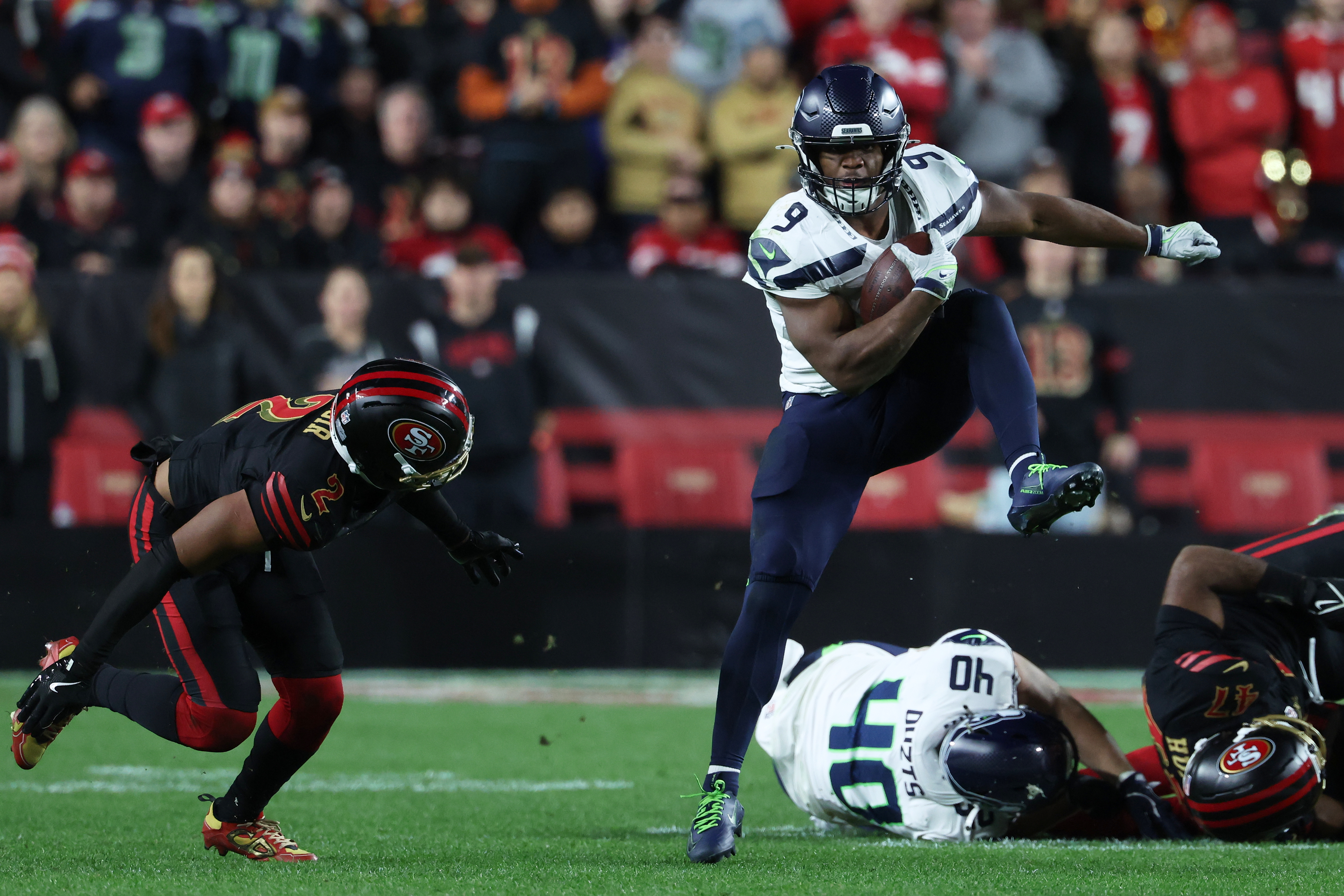 Seahawks clinch No. 1 seed with dominant 13-3 win over 49ers | wtol.com