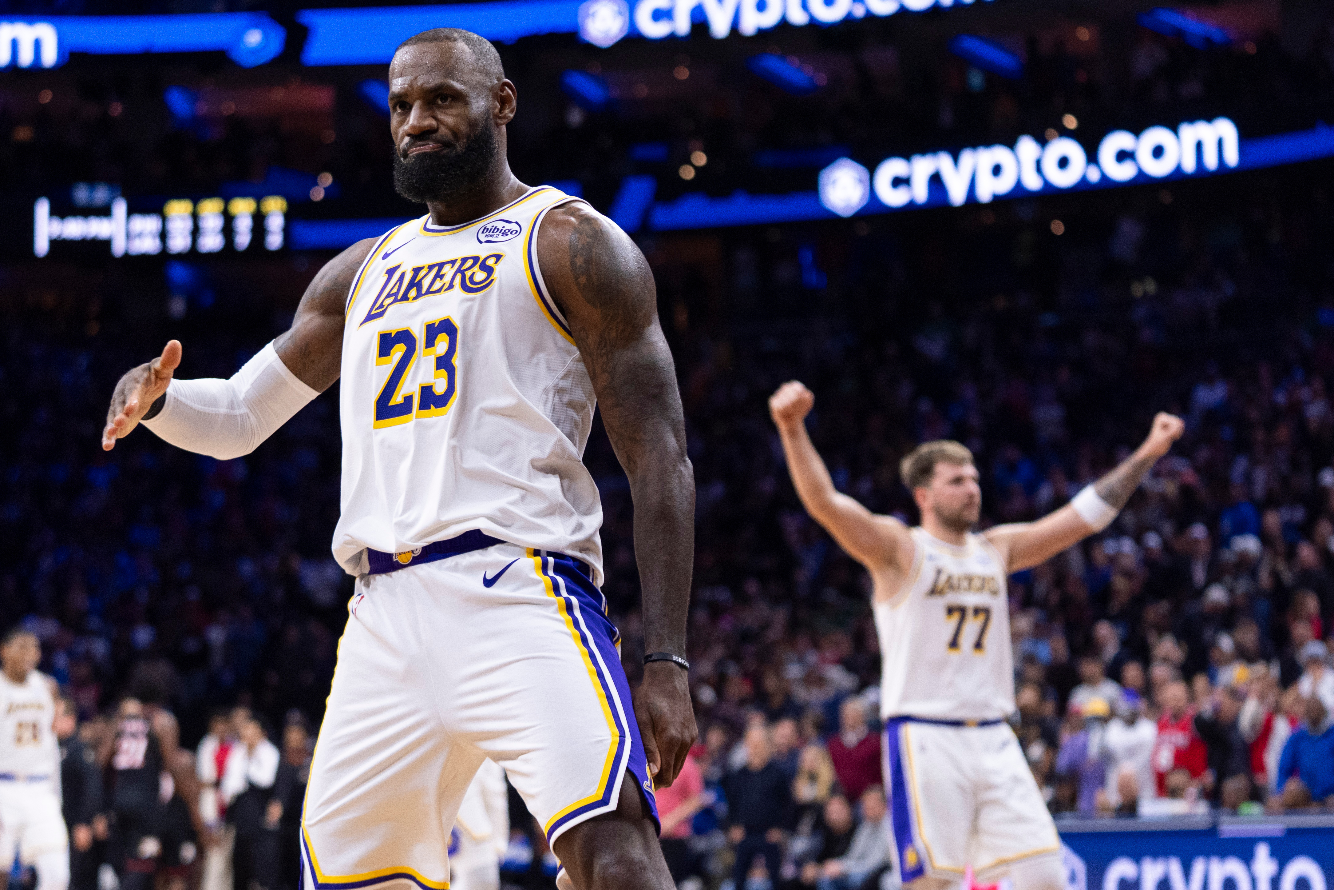 LeBron James' vintage performance leaves Philly crowd in awe | wbir.com