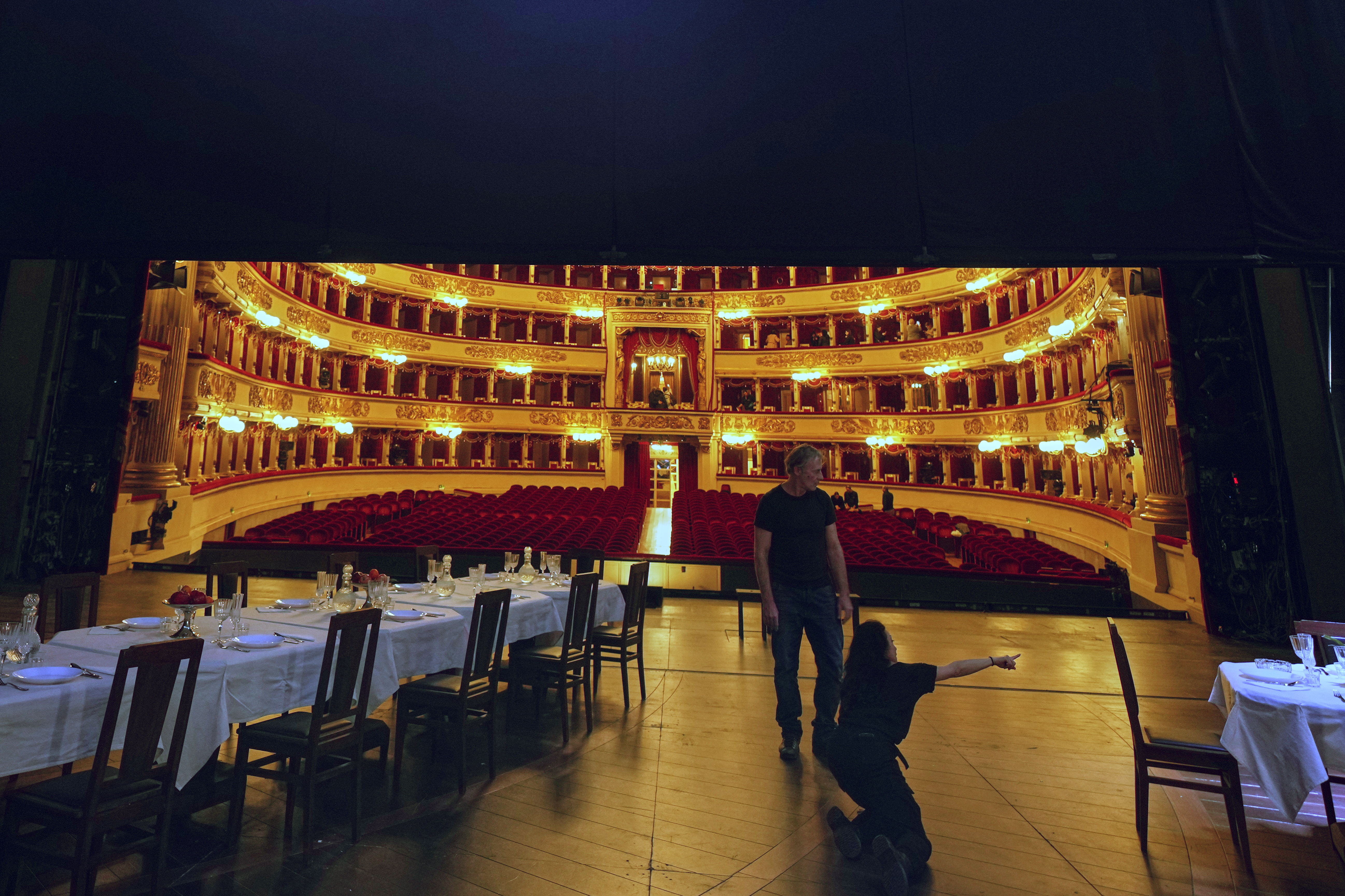 La Scala gala crowd cheers premiere of Shostakovich's 'Lady Macbeth ...