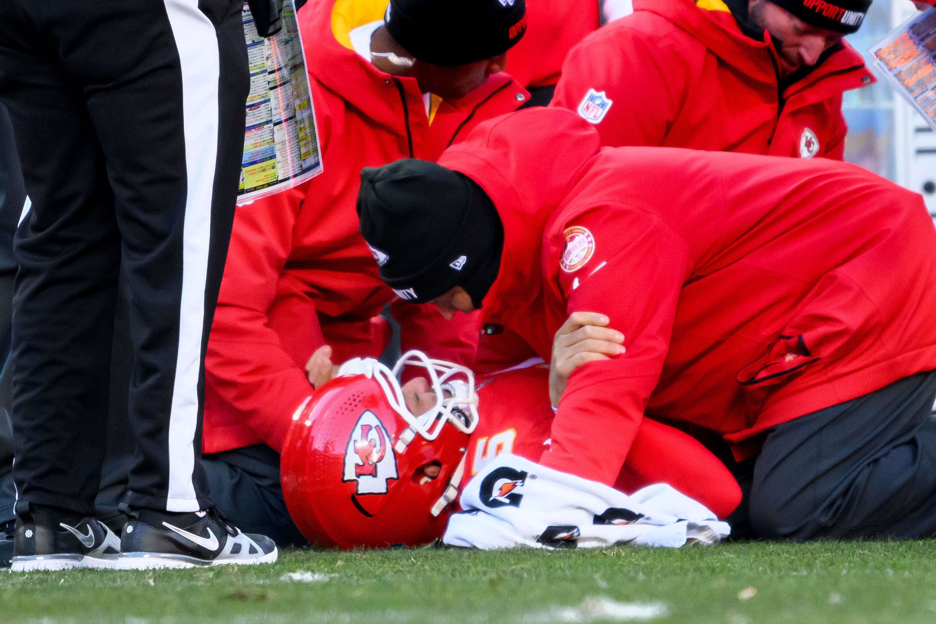 Chiefs' Patrick Mahomes begins rehab after knee surgery with eye on ...