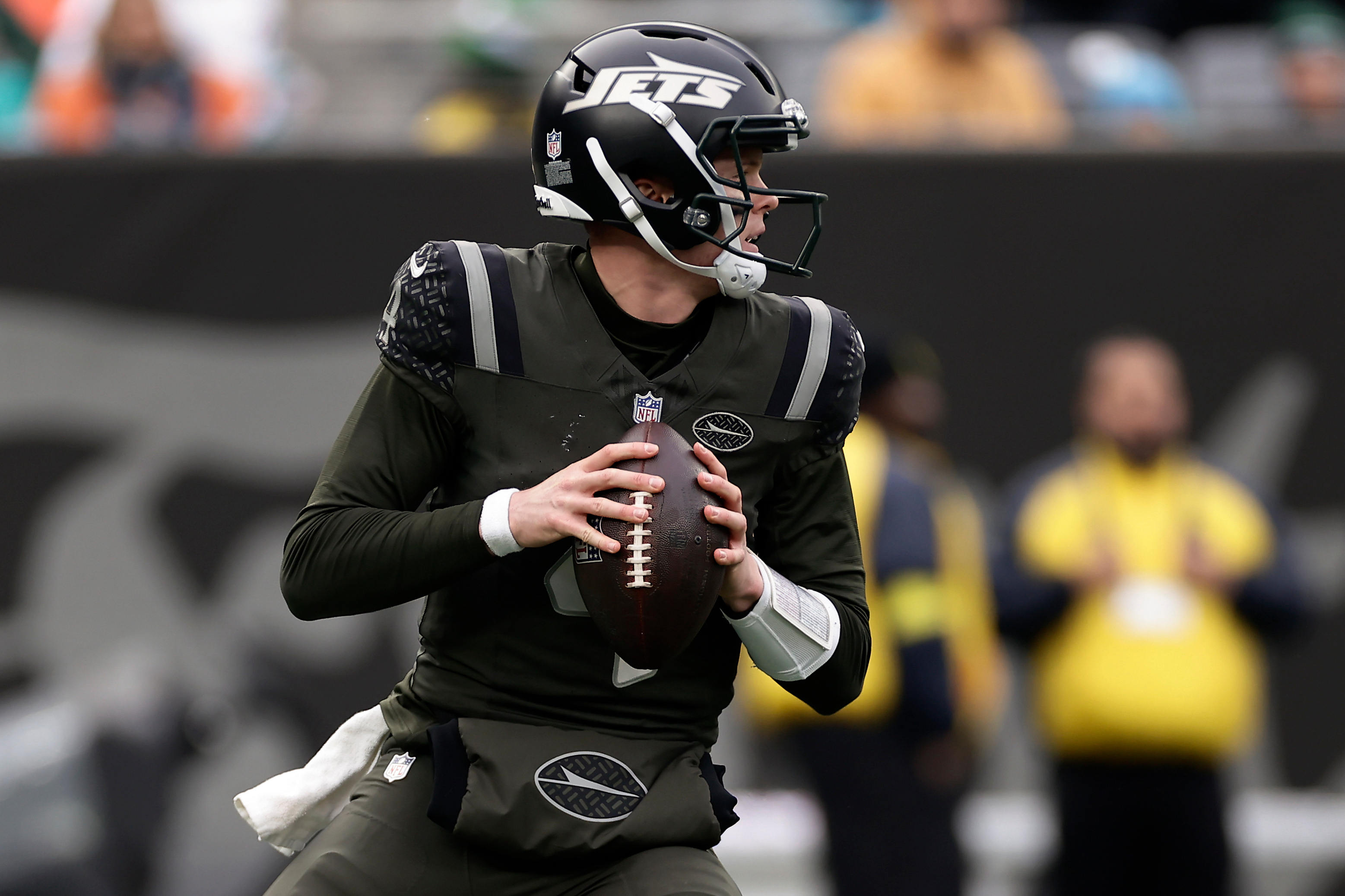 Undrafted rookie quarterback Brady Cook to make first NFL start for Jets against Jaguars | kgw.com