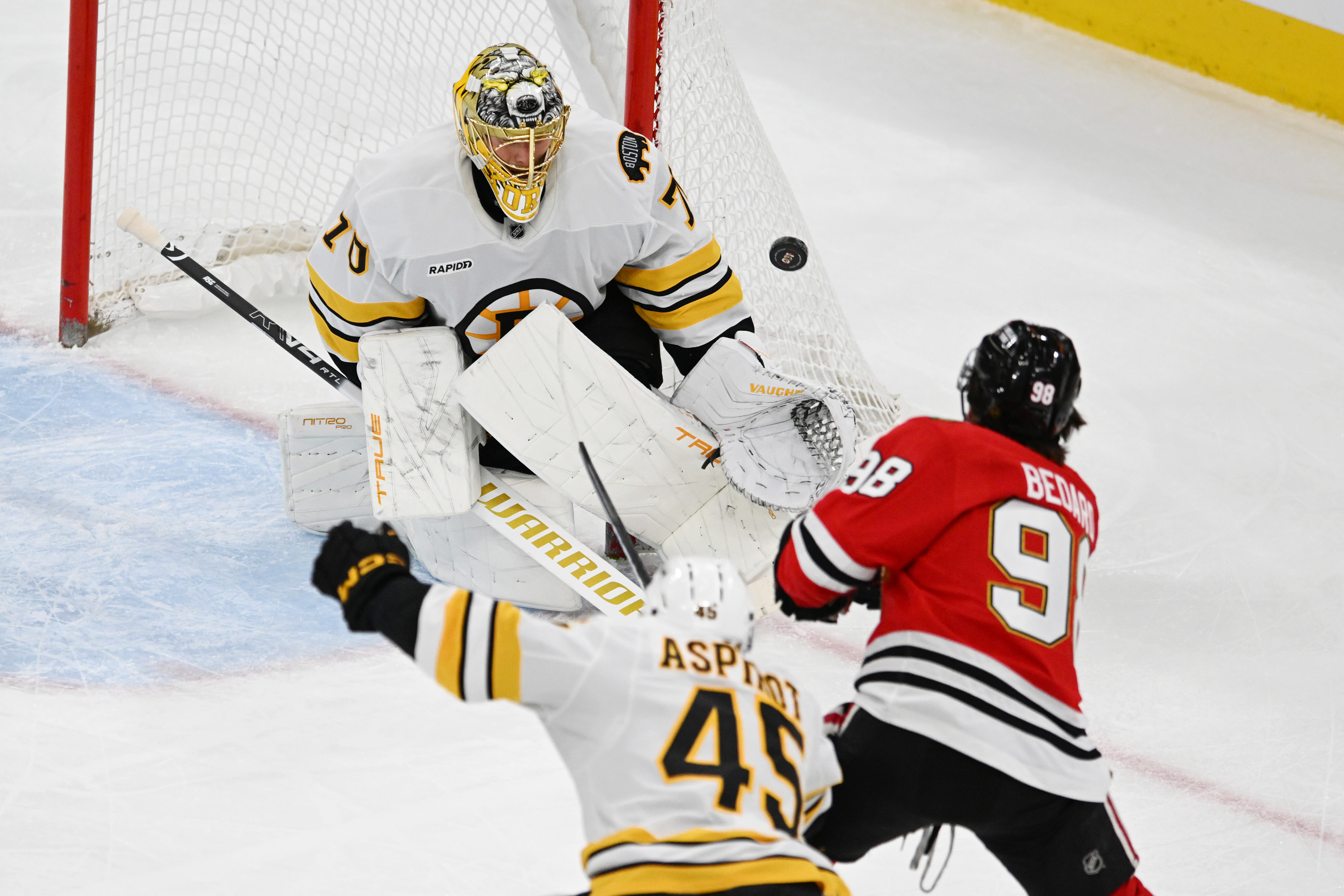 Bruins beat Blackhawks 5-2, extend winning streak to six games ...