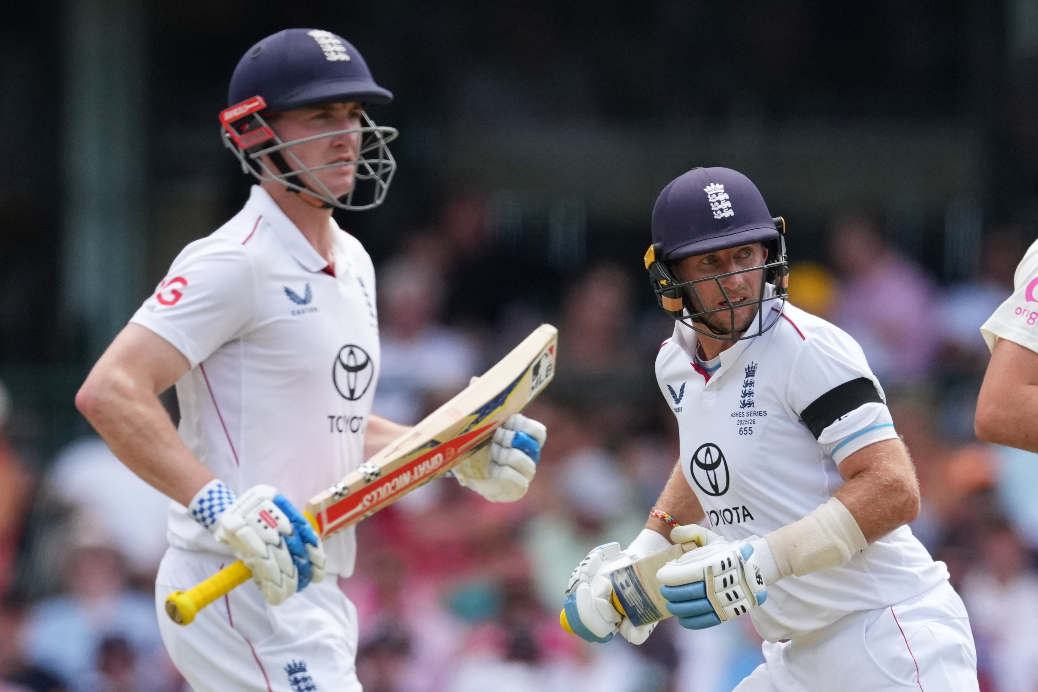 England wins the toss and batting first in final Ashes test amid heavy ...