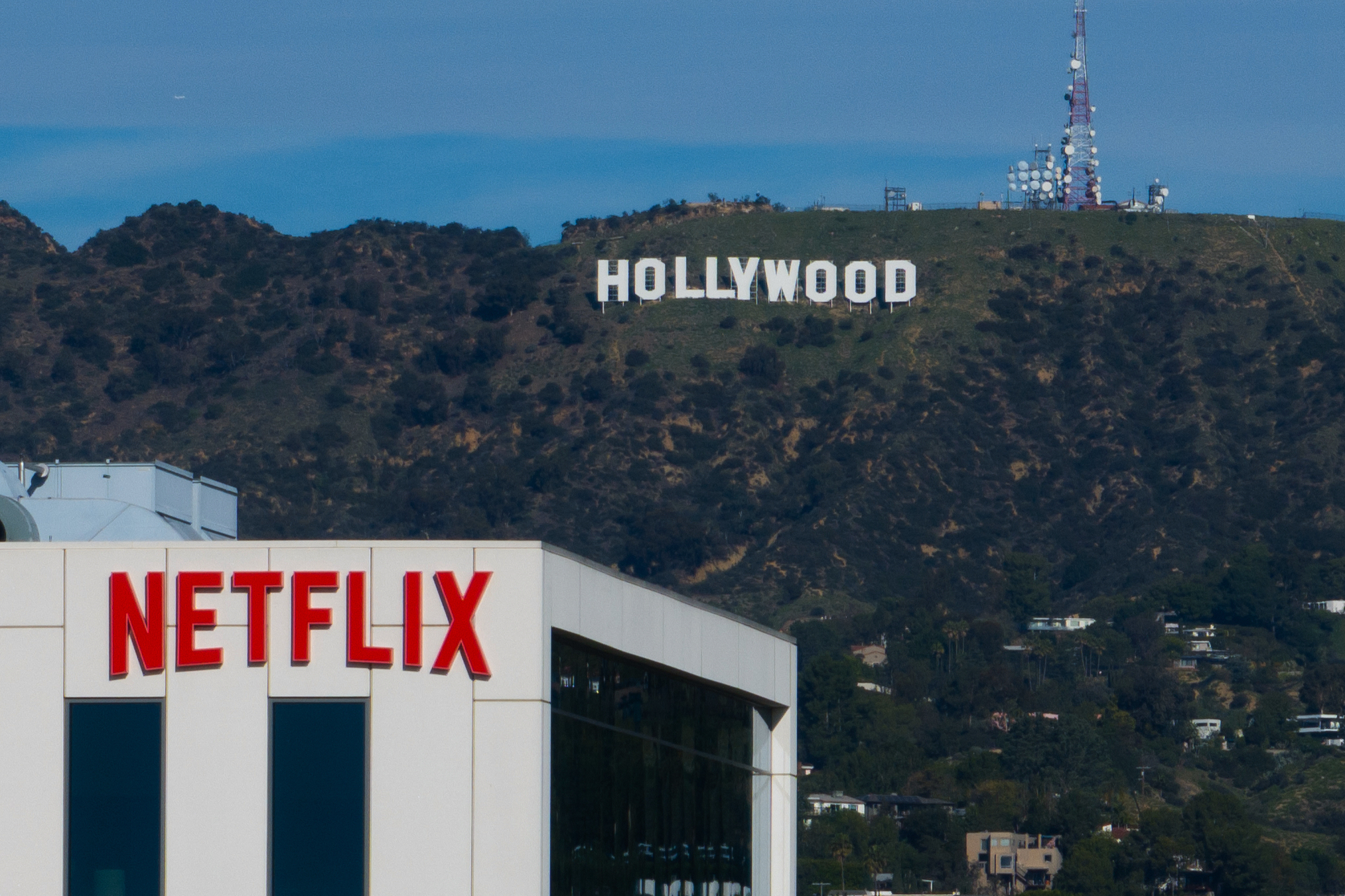 Netflix revises its offer for Warner Bros. Discovery to make it an all ...