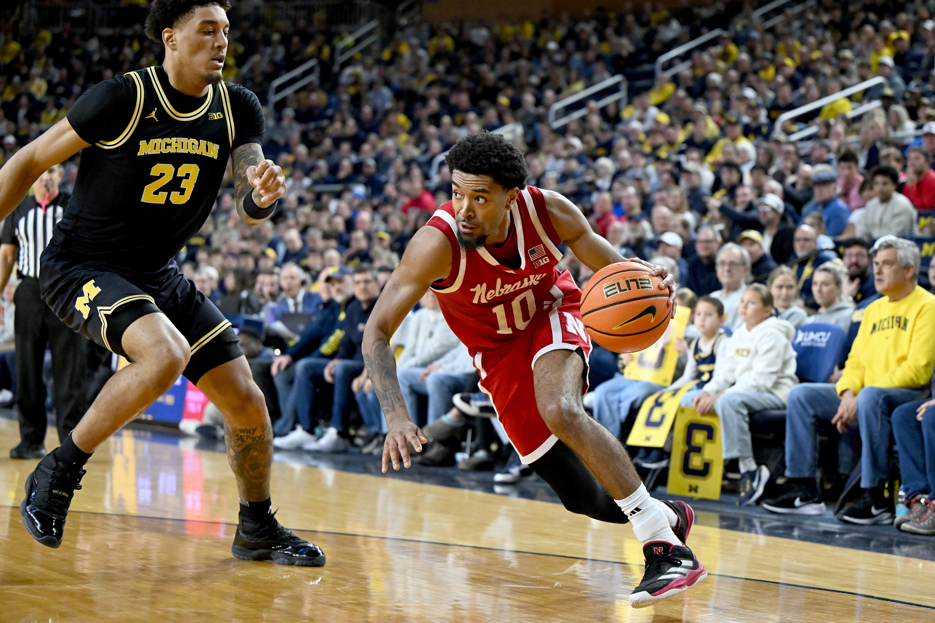 McKenney makes go-ahead layup as No. 3 Michigan hands No. 5 Nebraska ...