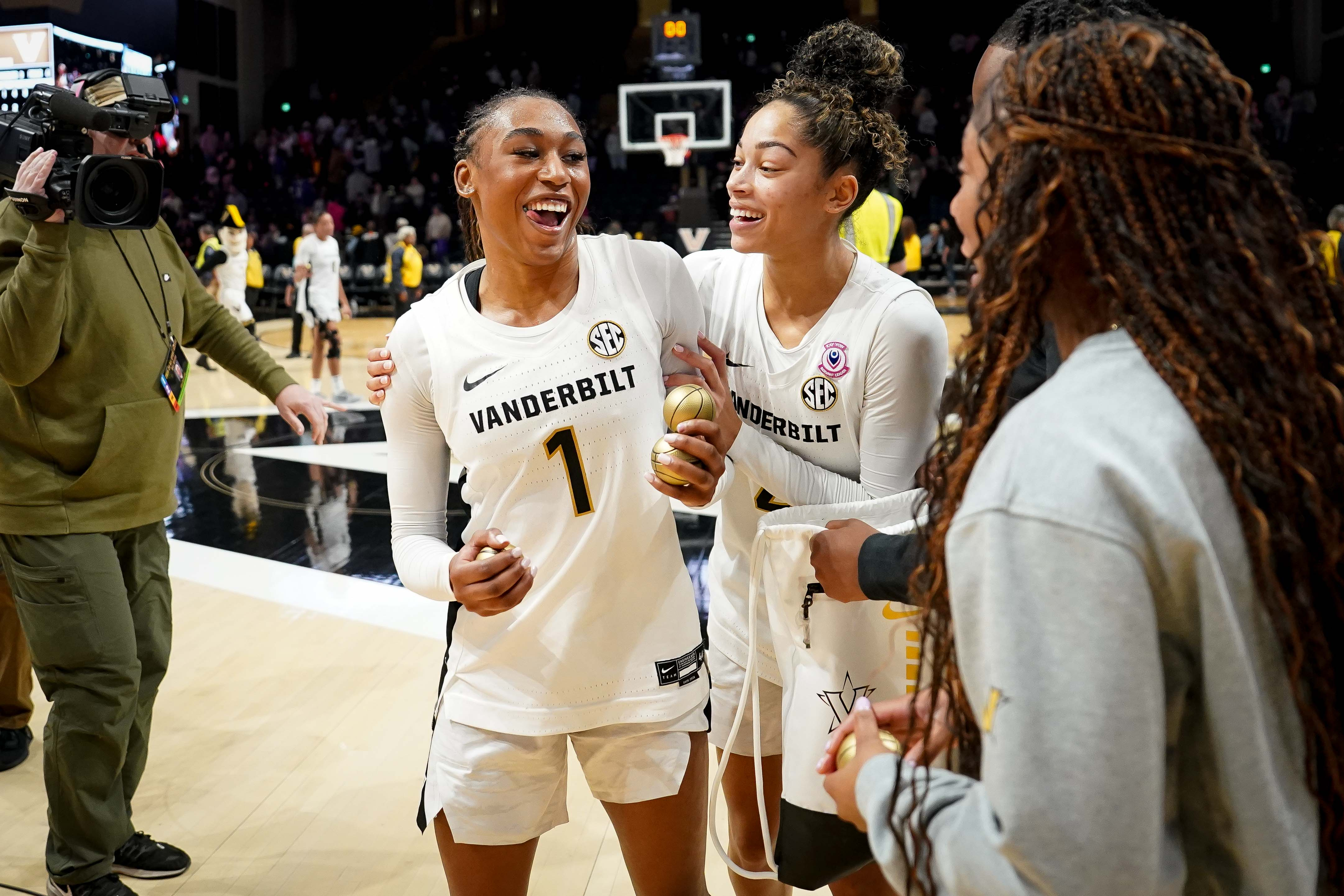 Undefeated Vanderbilt posts signature win of Shea Ralph's tenure ...