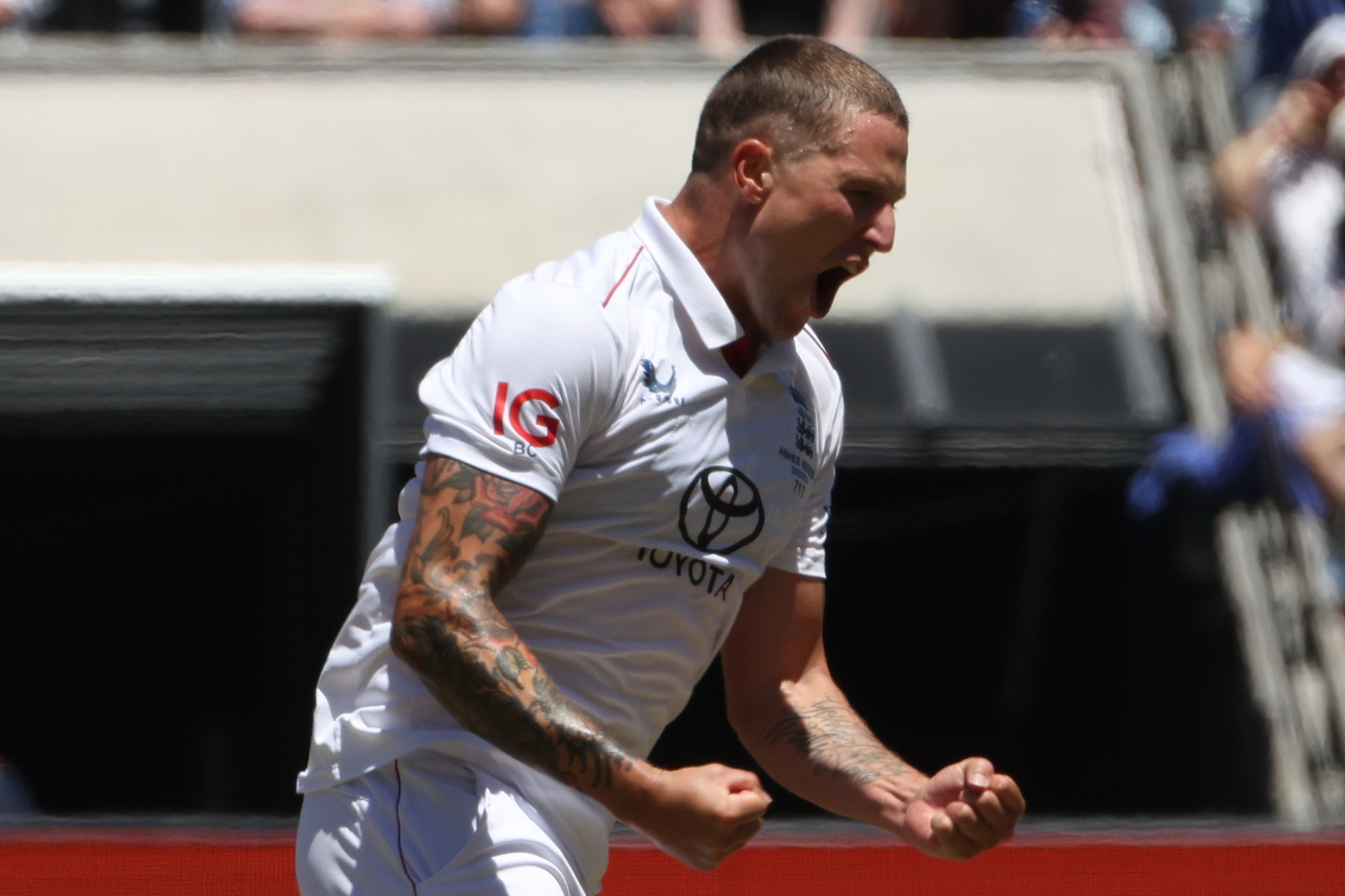 Wickets continue to fall in the Ashes at the MCG: Australia is 6 down ...