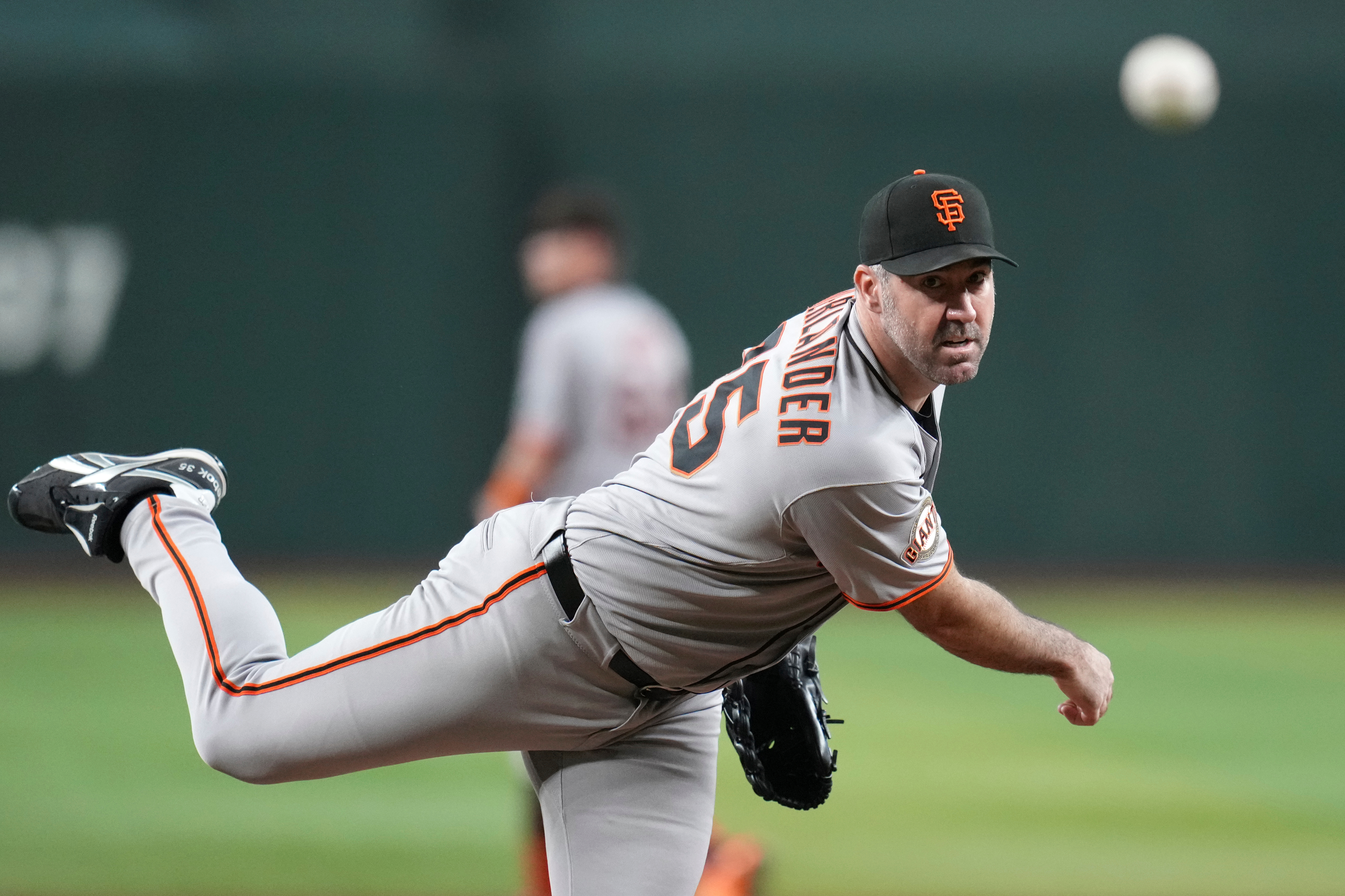 Justin Verlander returns to the Detroit Tigers on a $13 million, one ...