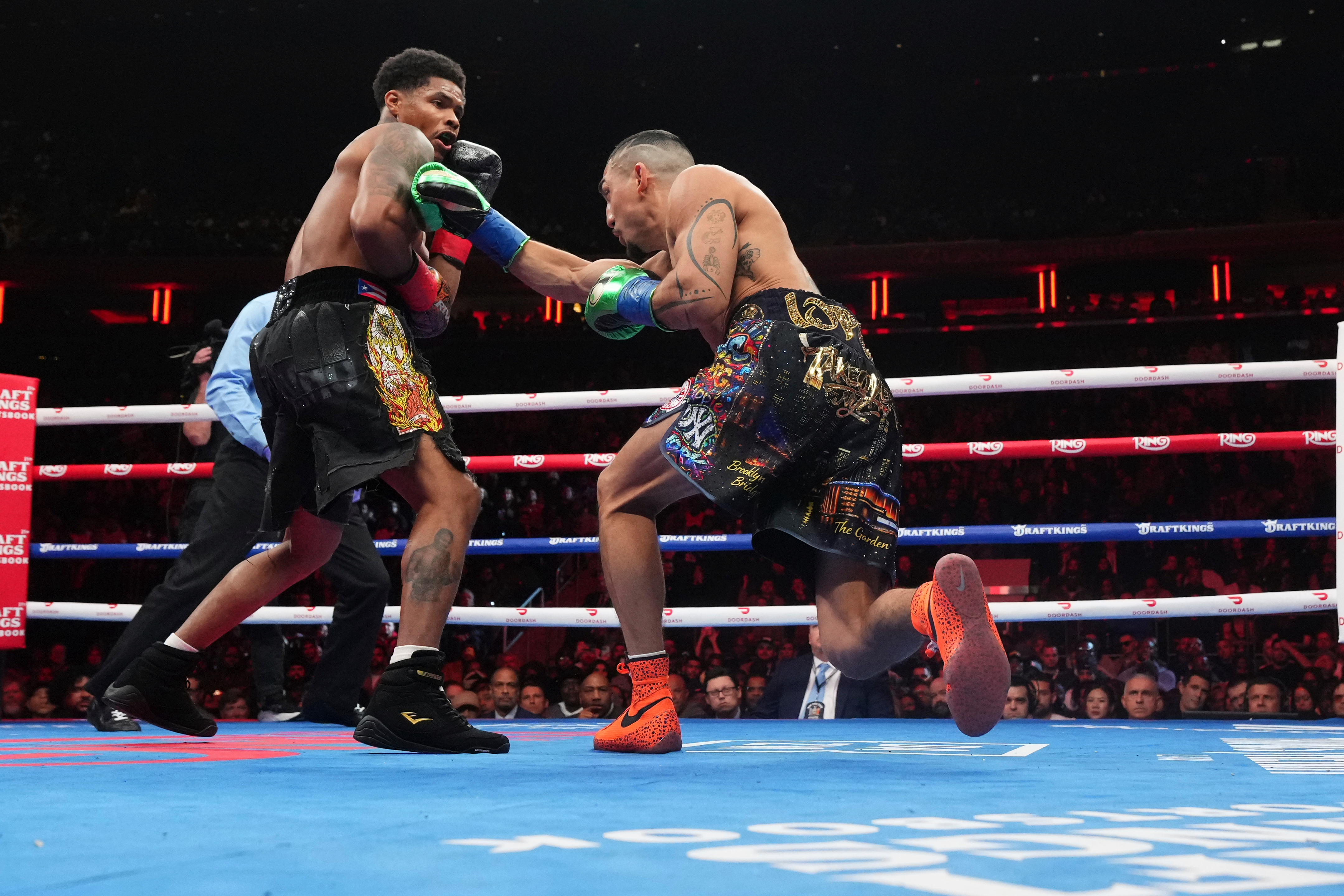 Shakur Stevenson dominates Teofimo Lopez to become a 4-division ...