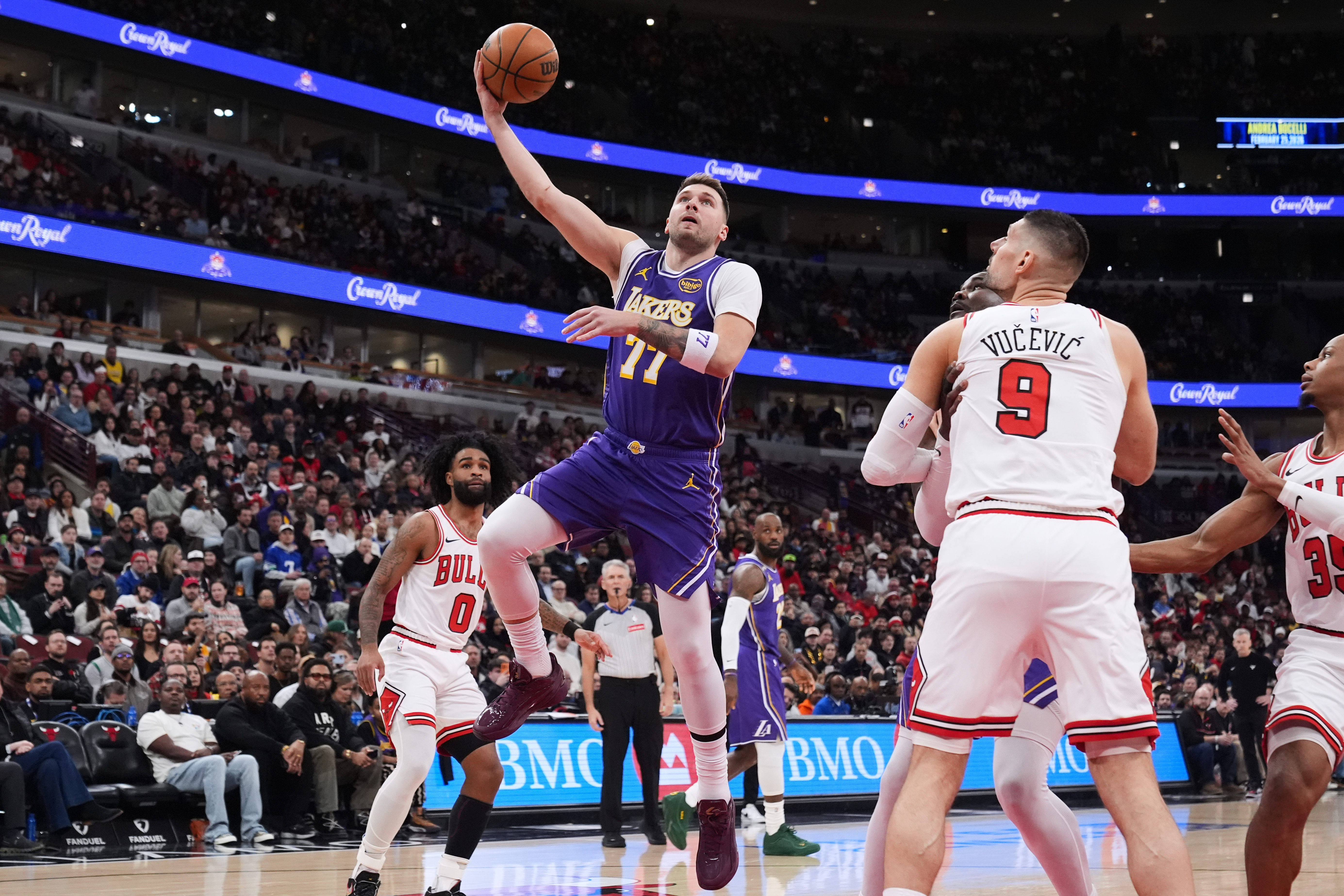 Luka Doncic scores 46 points as the Lakers beat the Bulls 129-118 ...