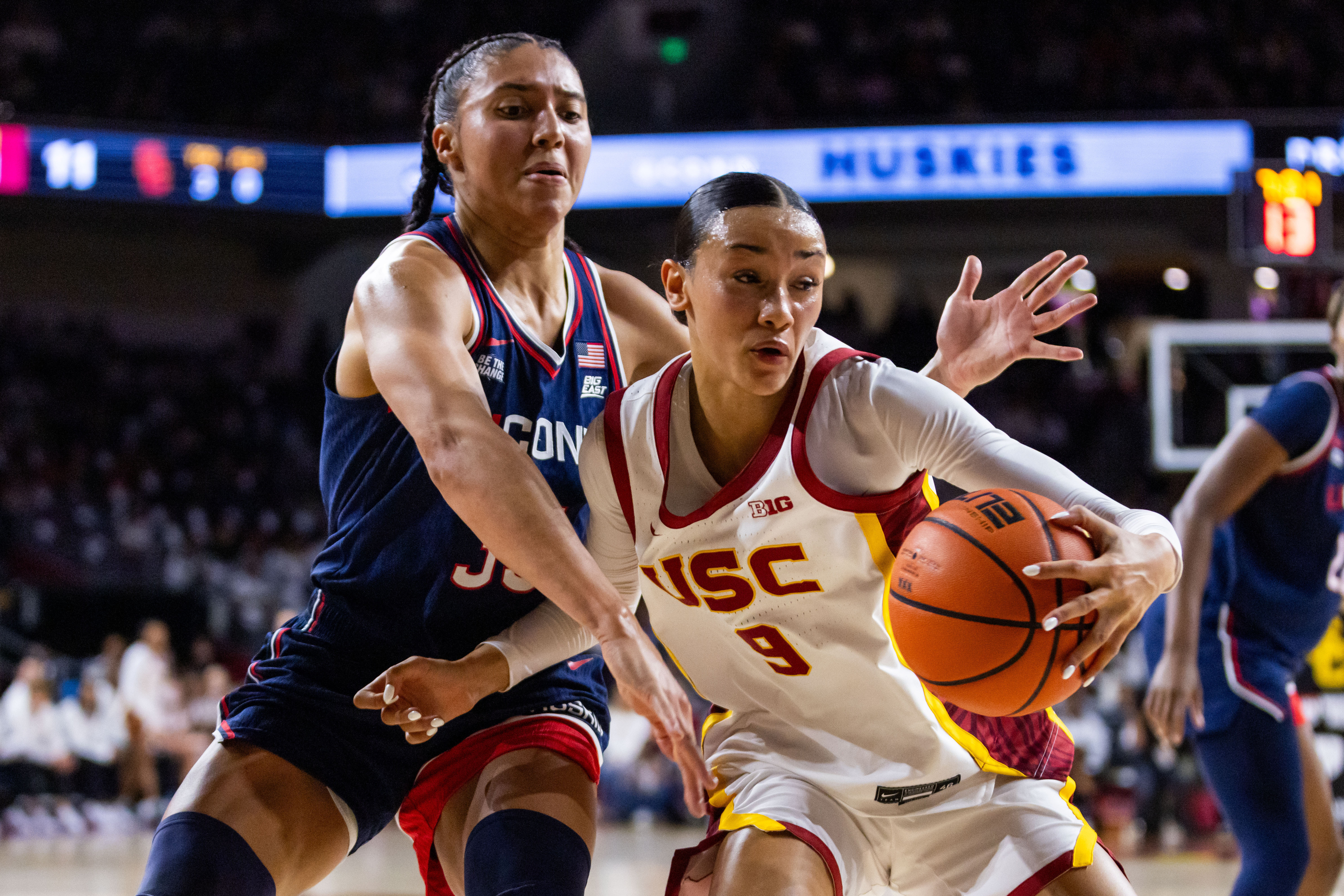 Azzi Fudd leads No. 1 UConn to win over 16th-ranked Southern California ...