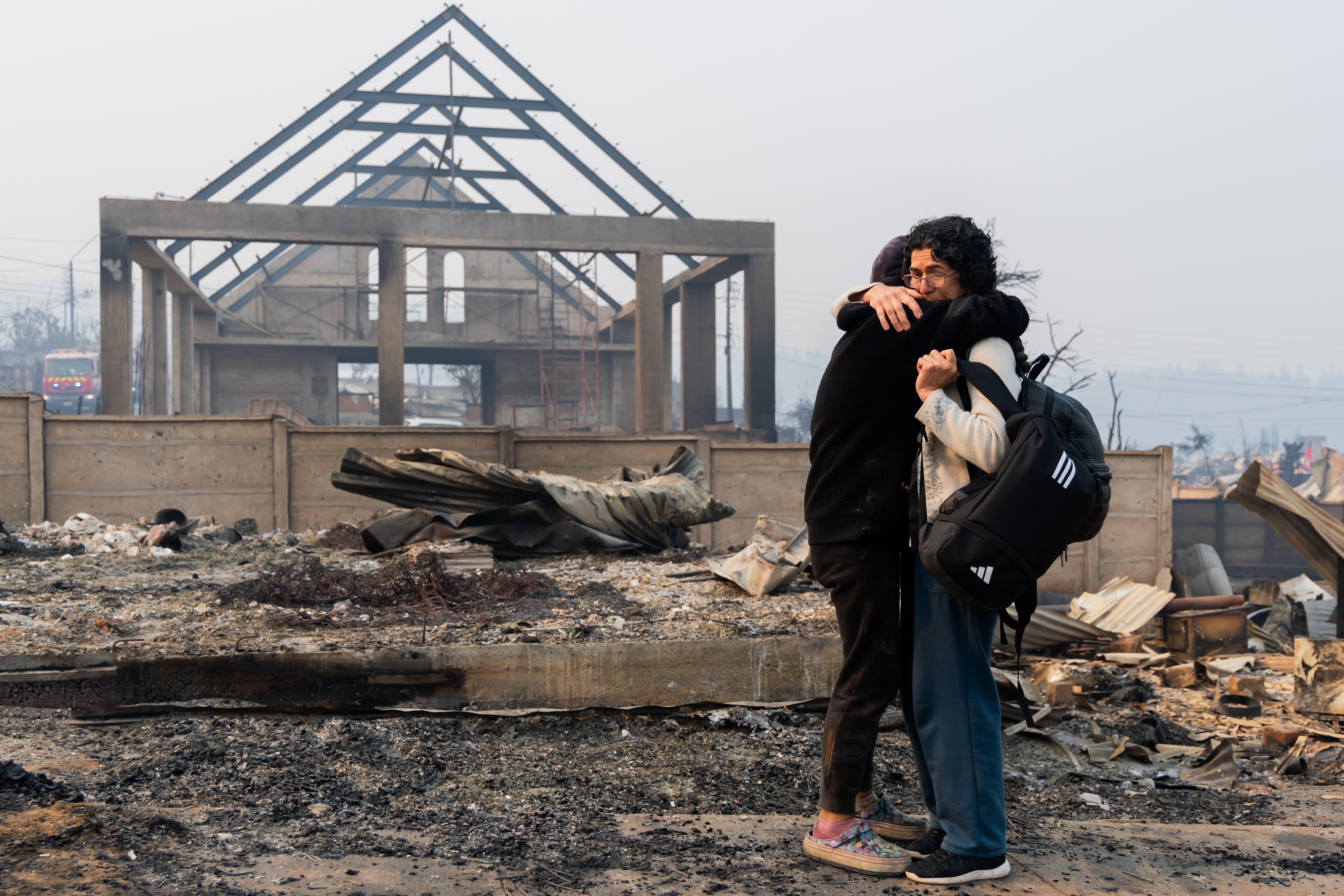 Chile fights wildfires that killed 19 and left 1,500 homeless | kgw.com