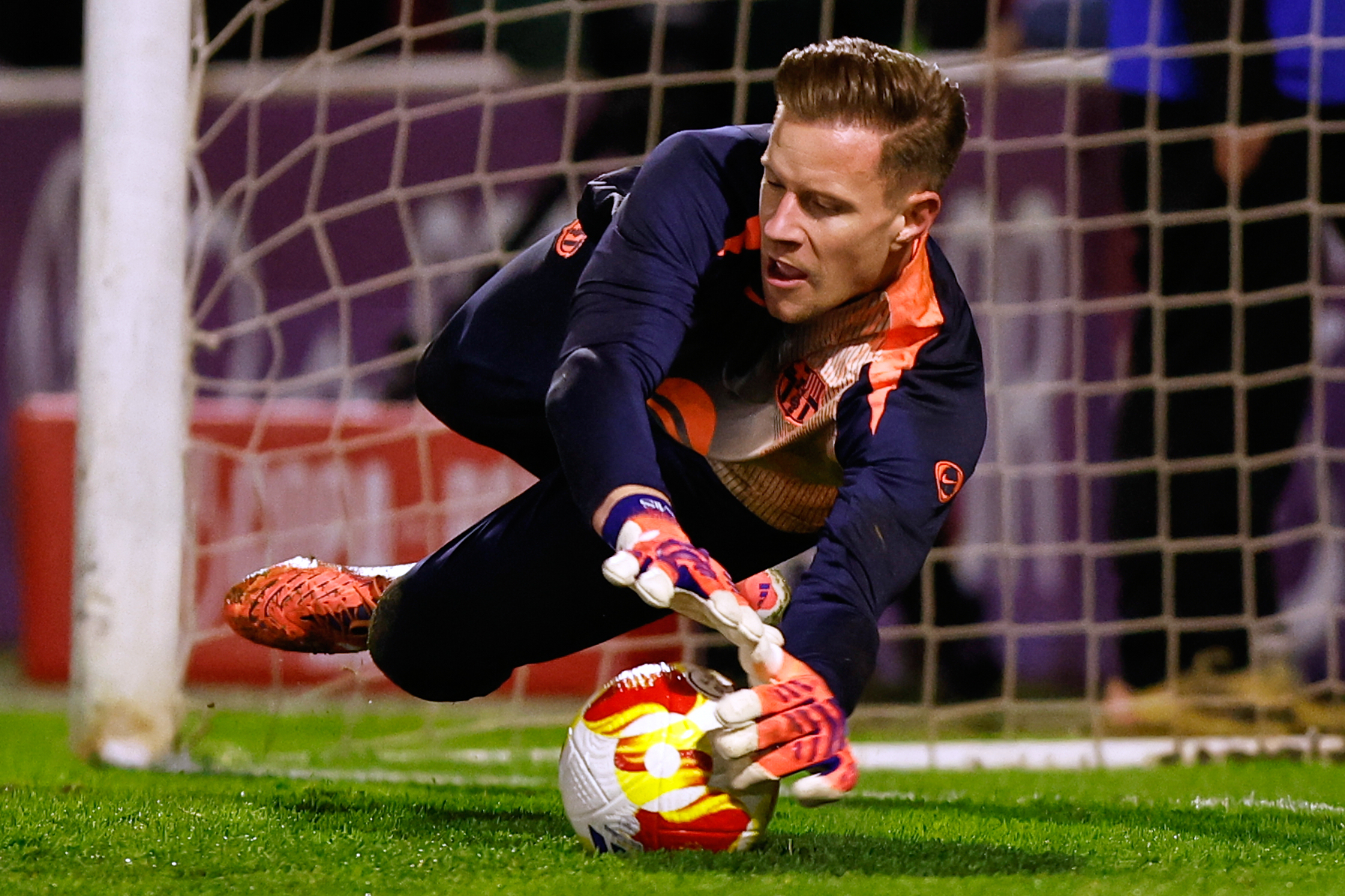 Ter Stegen leaves Barcelona for Girona on loan as World Cup looms ...