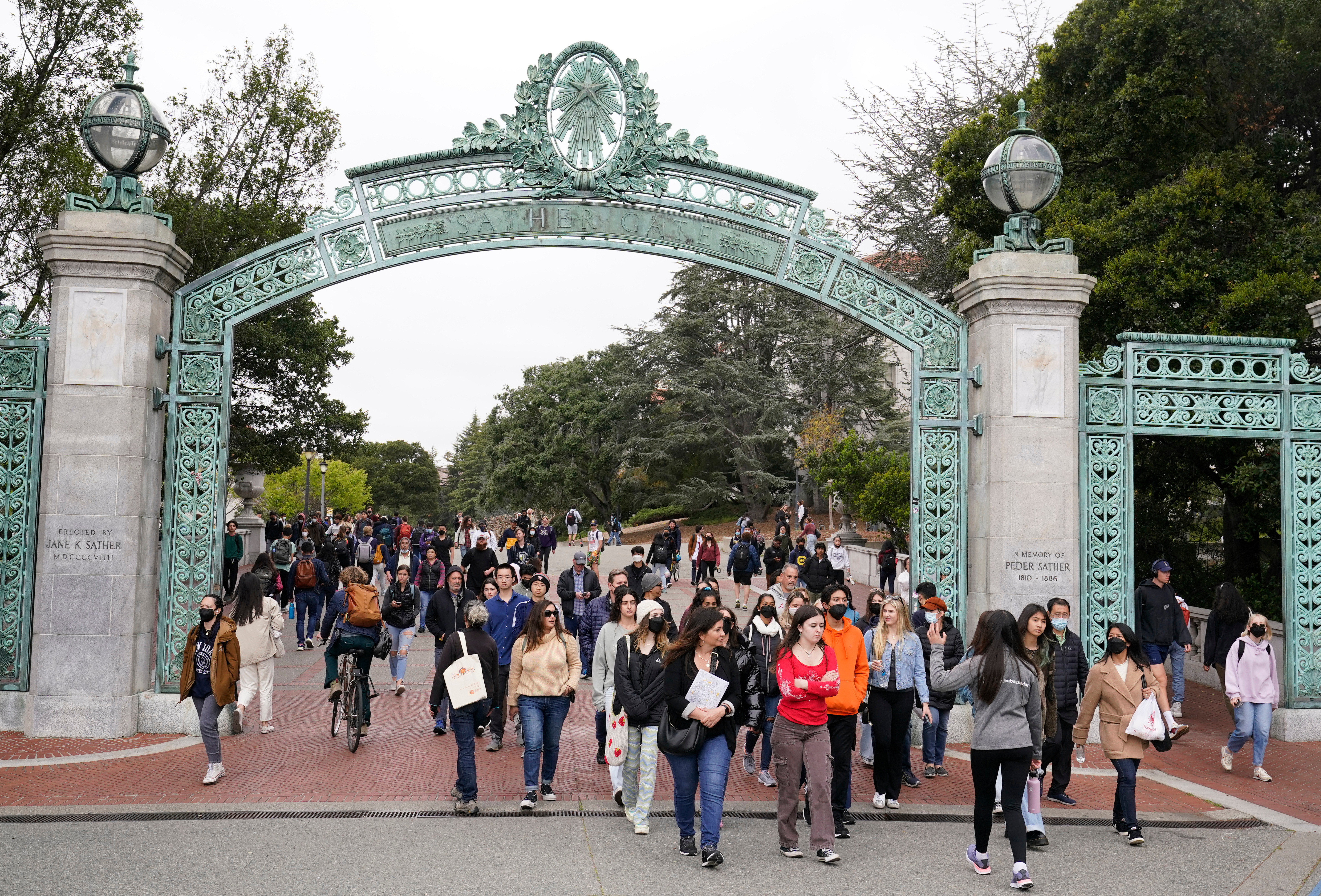 Defying a nationwide trend, UC Berkeley enrolled more new international ...