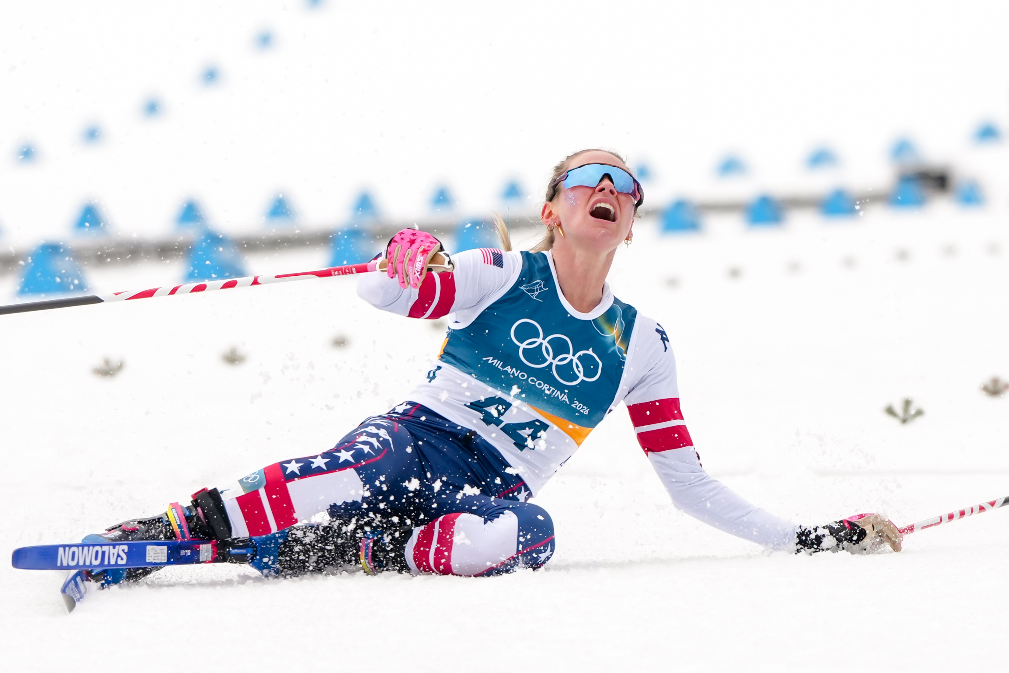 Jessie Diggins fights injury to take bronze in race dominated by Sweden ...