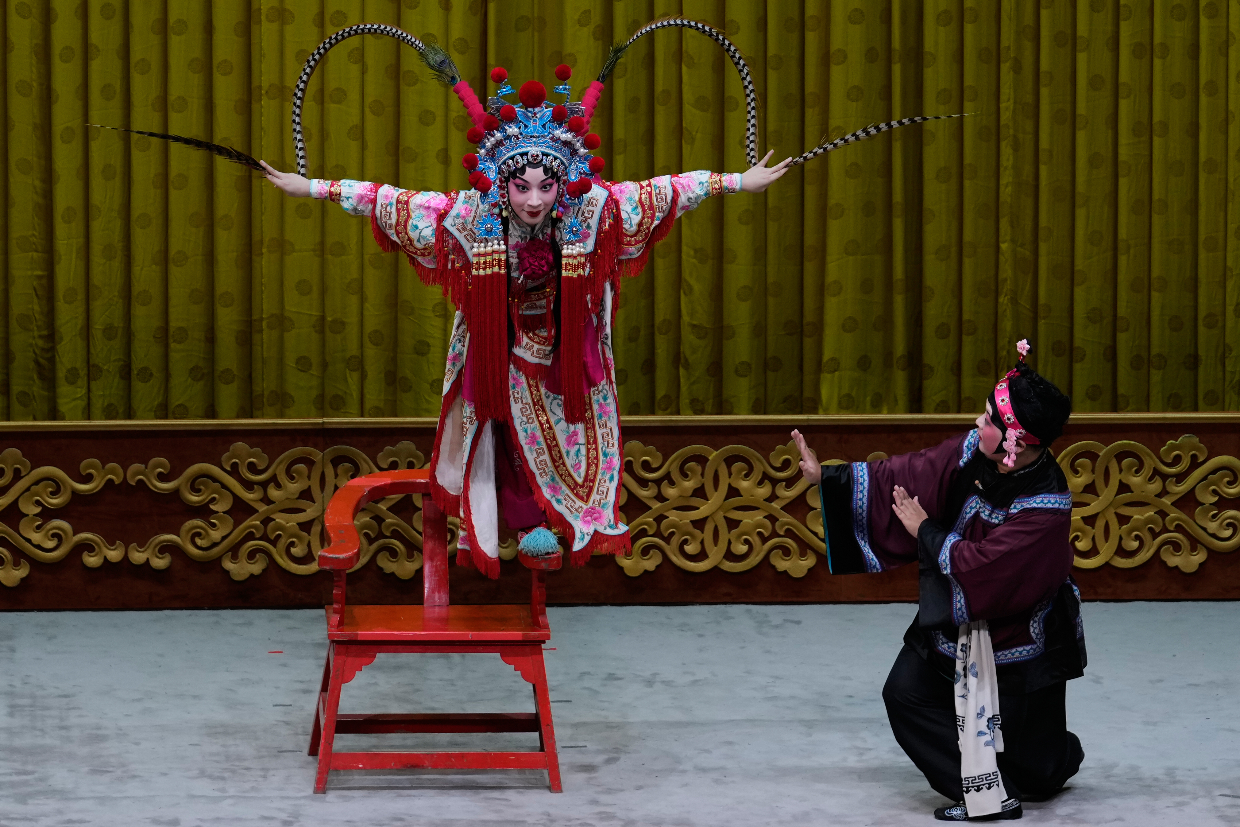 In a breakneck digital era, the ancient art of Peking opera works hard ...